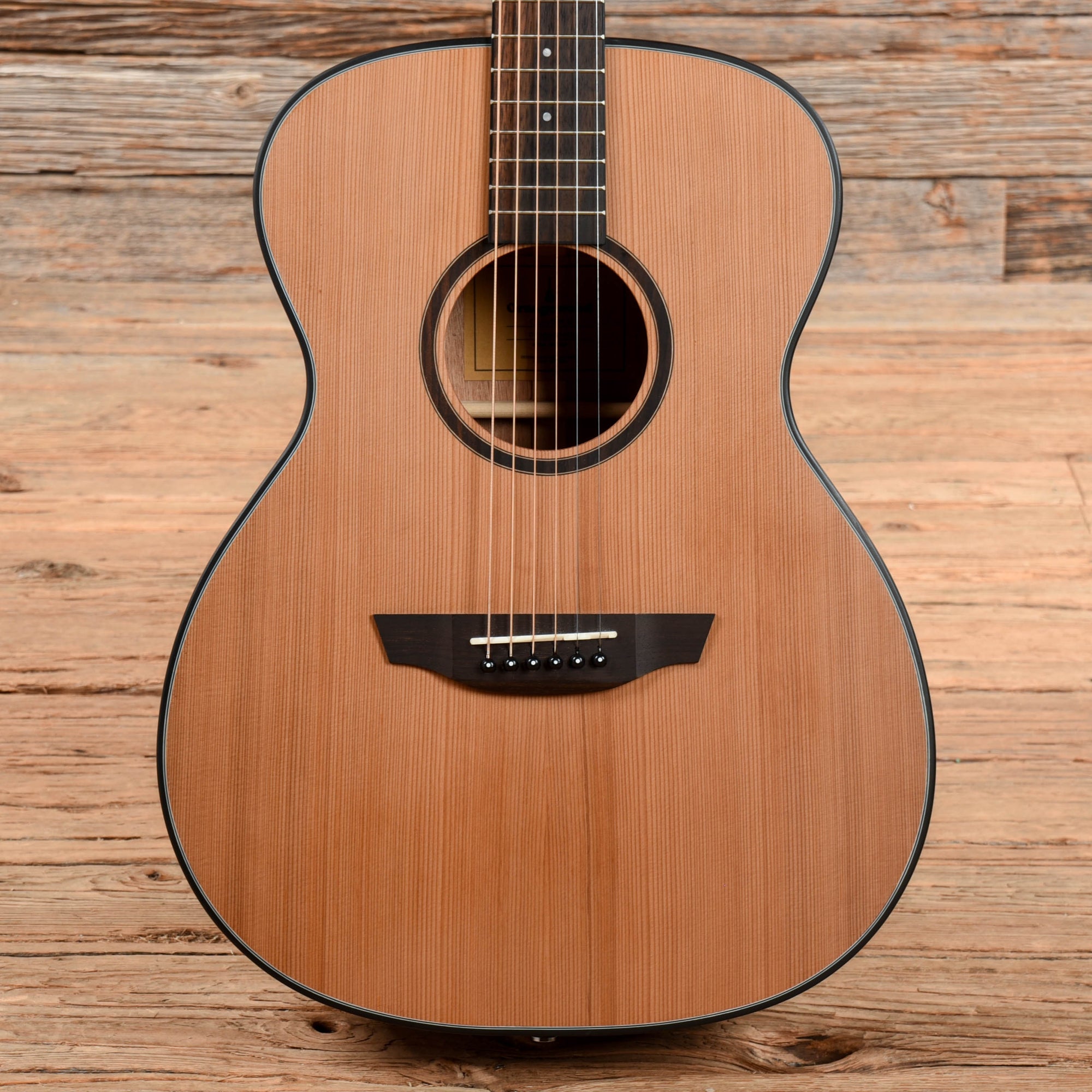 Orangewood Oliver C Natural – Chicago Music Exchange