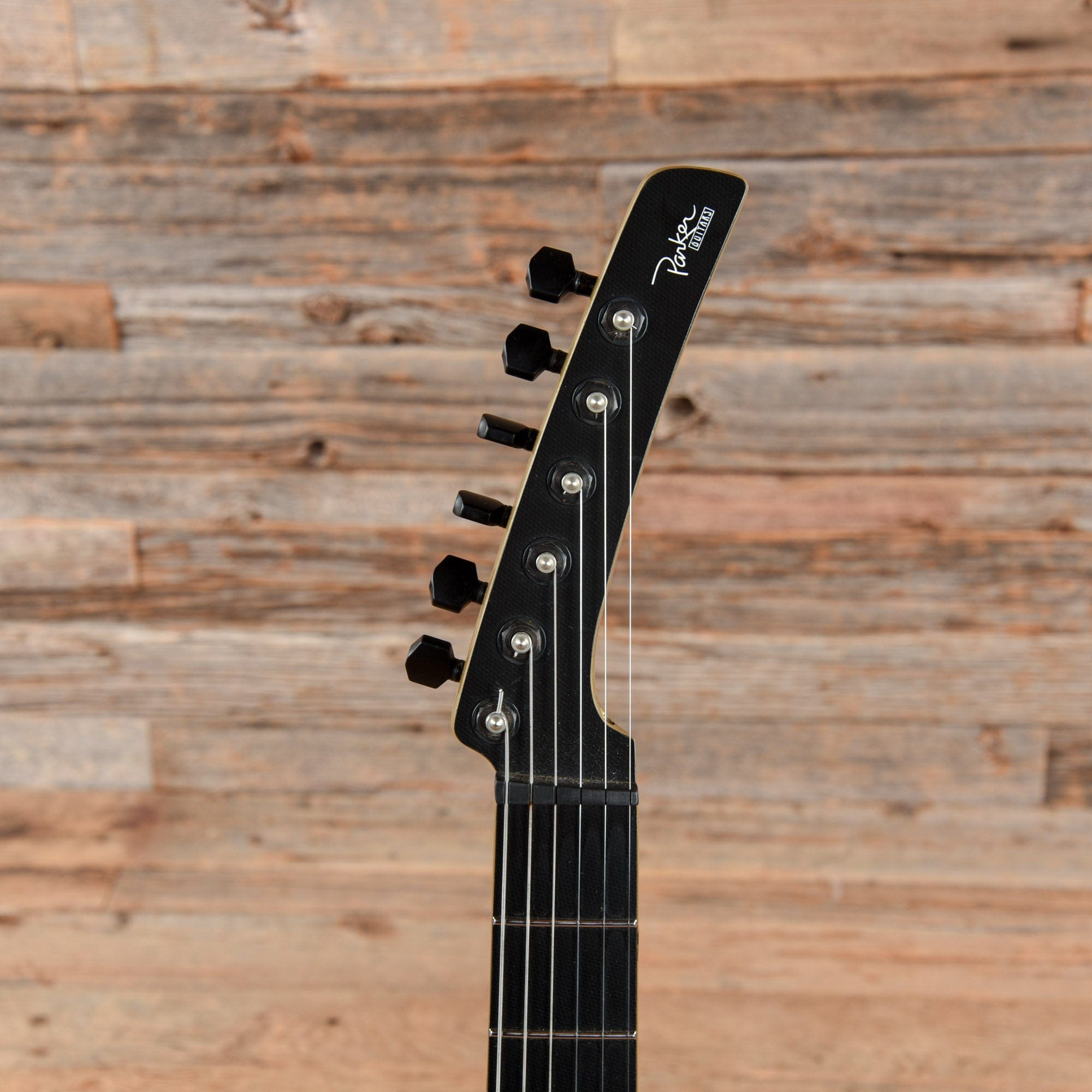 Parker Fly Deluxe Gold – Chicago Music Exchange