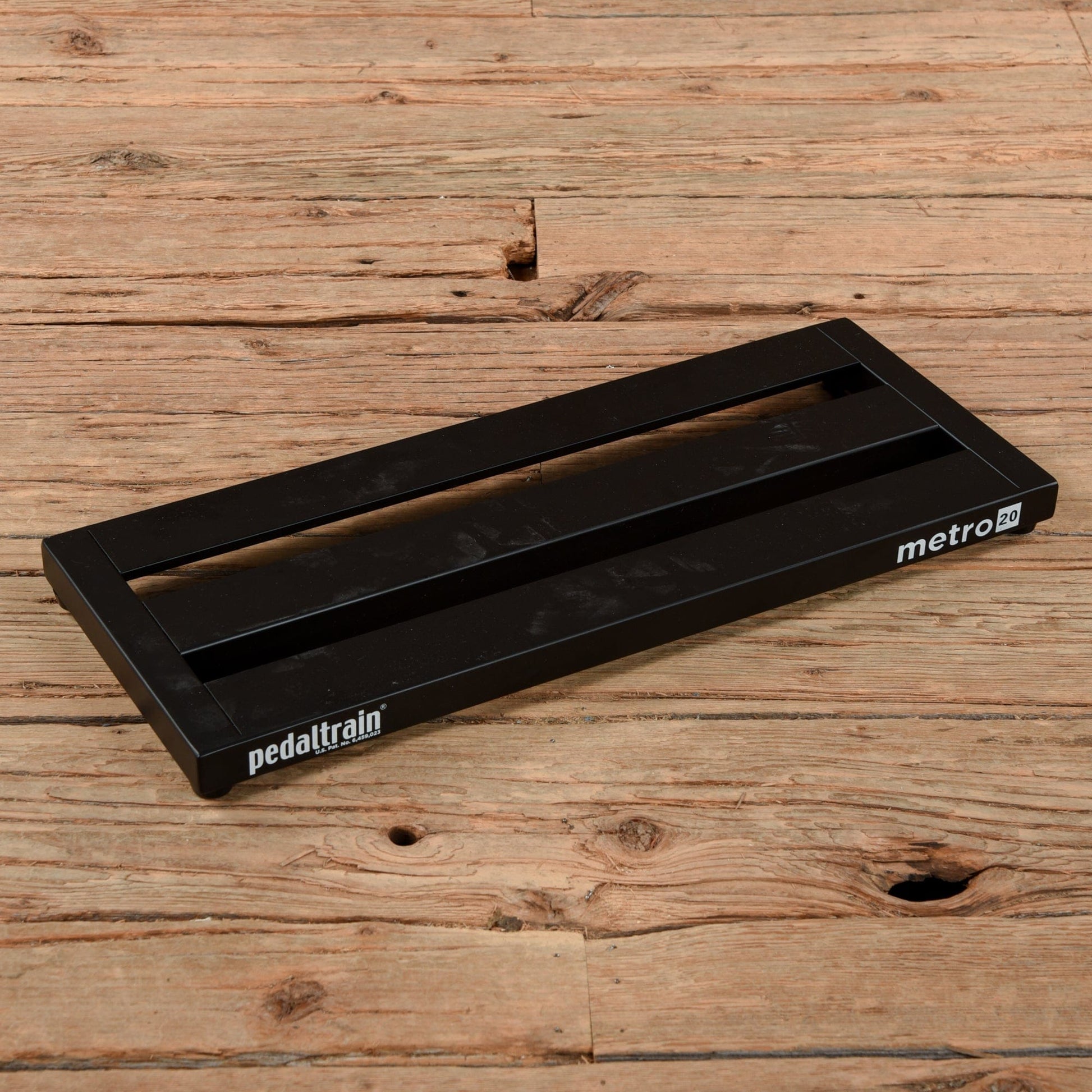 Pedaltrain Metro 20 Pedalboard 3 Rails 20x8 – Chicago Music Exchange