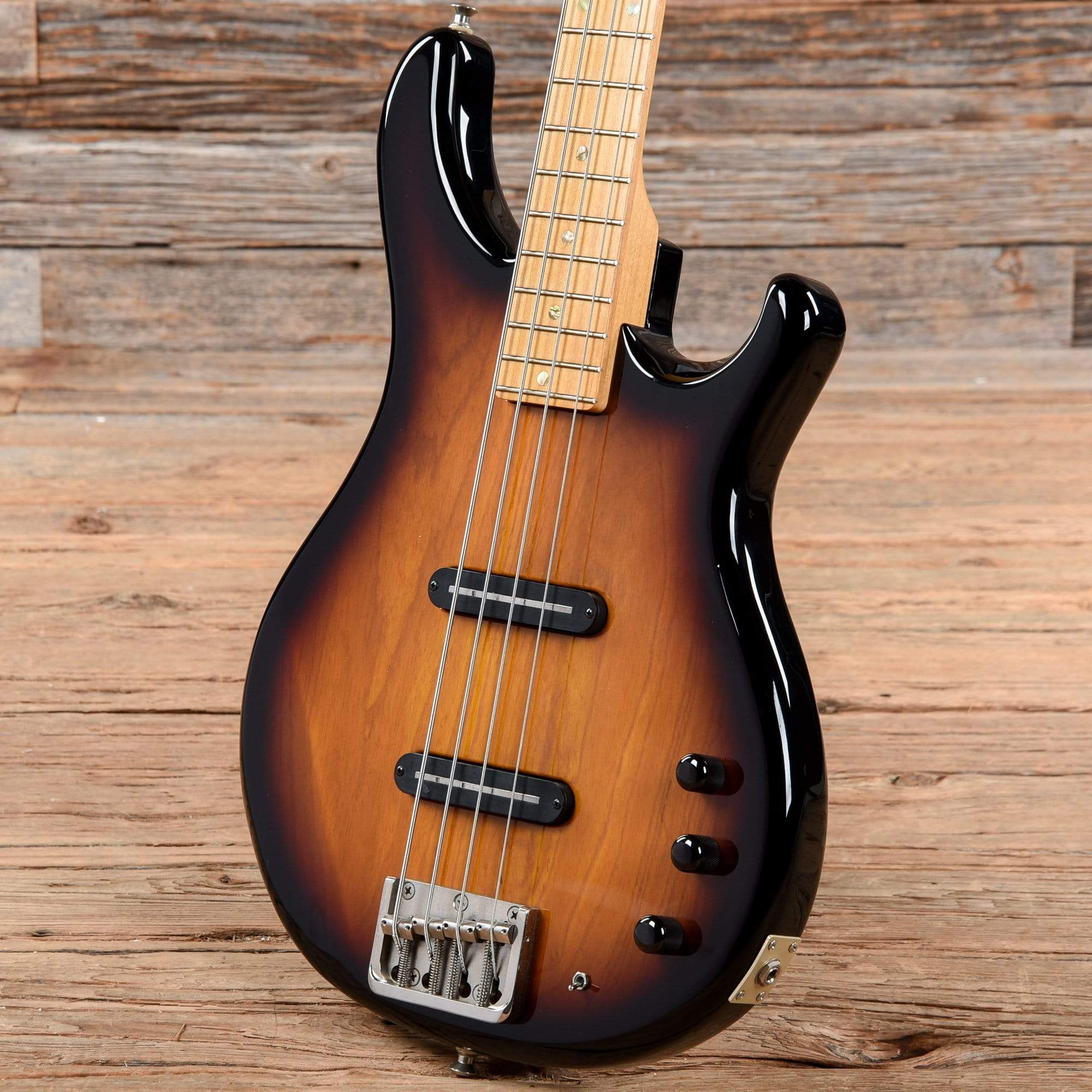 PRS Electric Bass Sunburst 2002 – Chicago Music Exchange