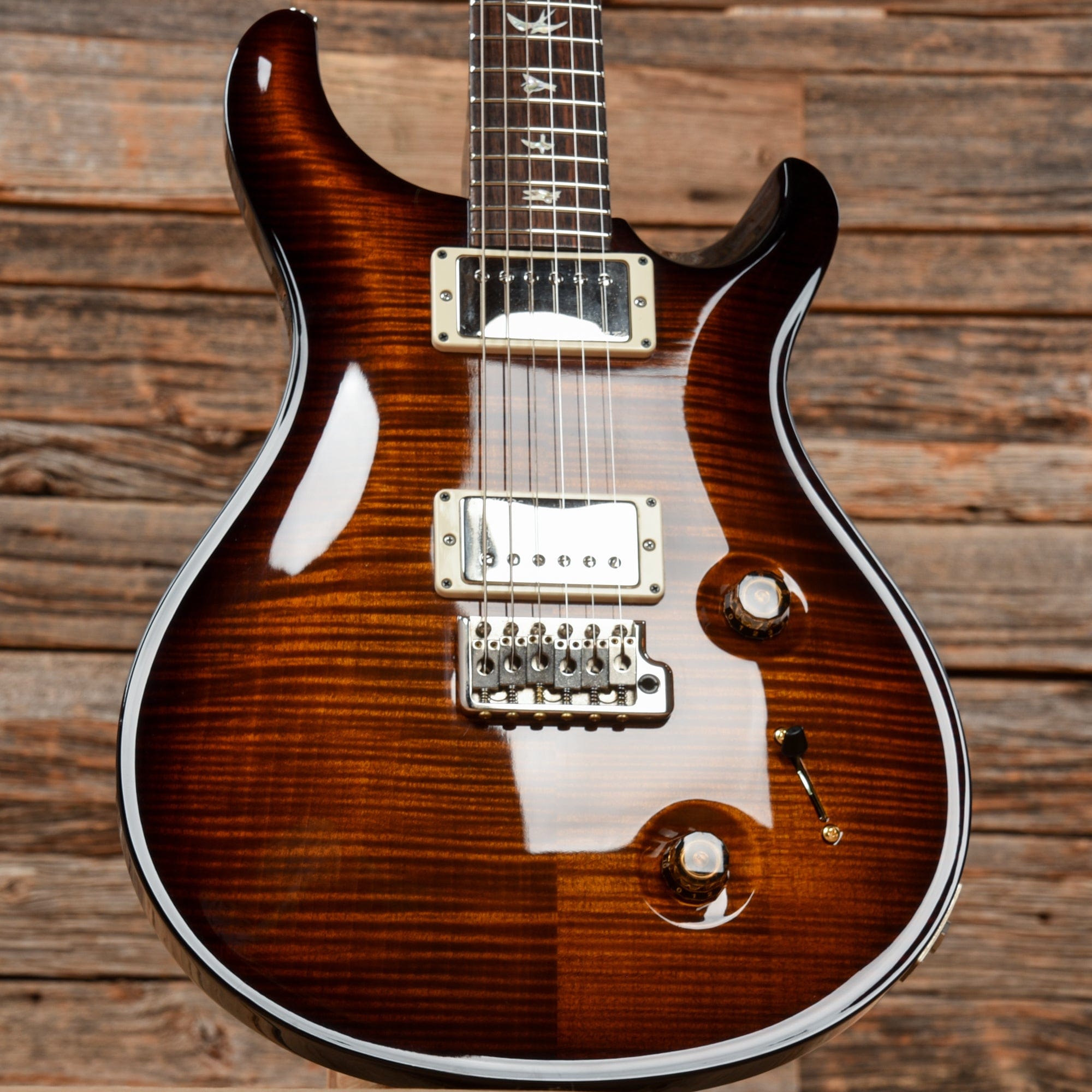 PRS Custom 22 Tremolo 10-Top Black Gold Burst 2015 – Chicago Music Exchange