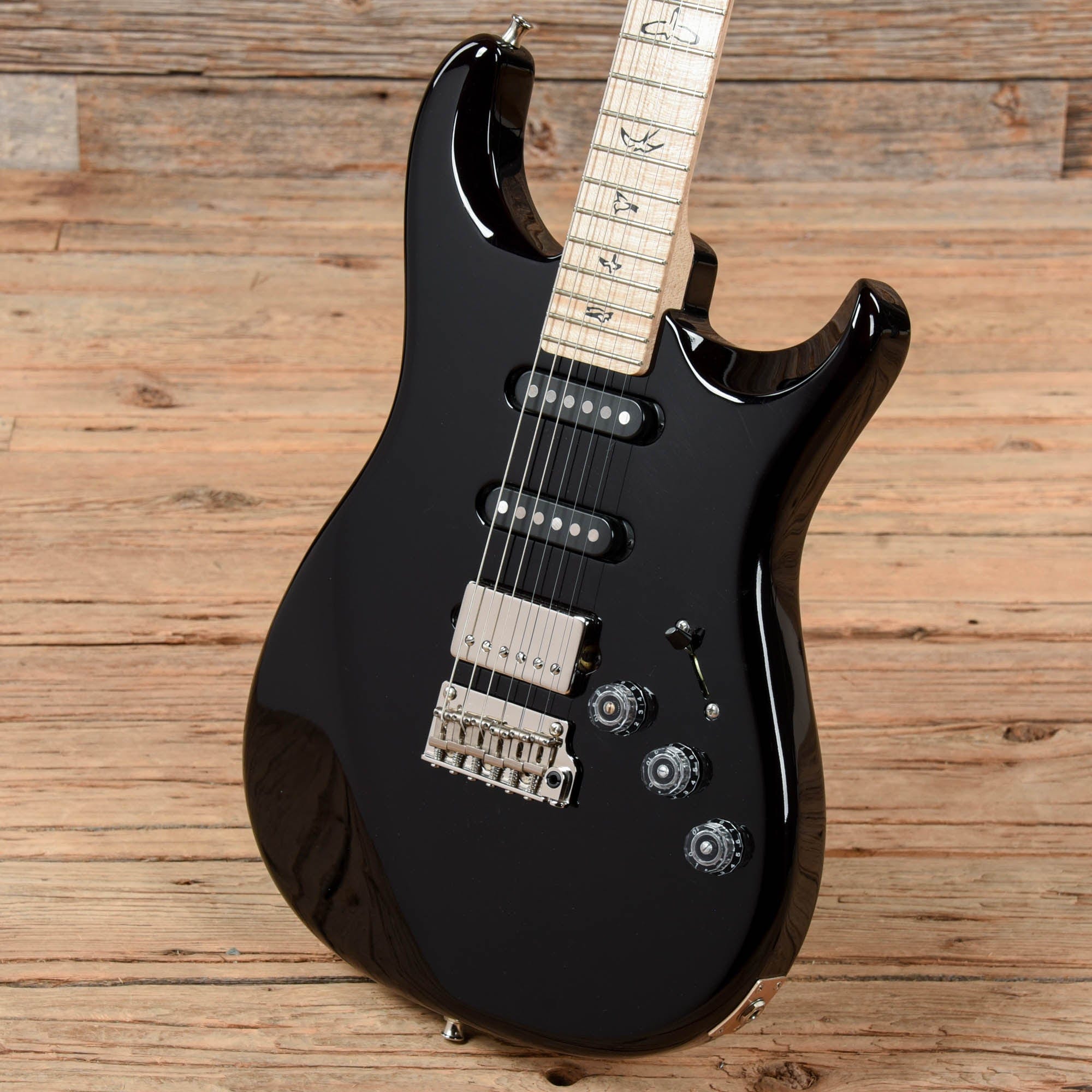 PRS Fiore Black 2021 – Chicago Music Exchange