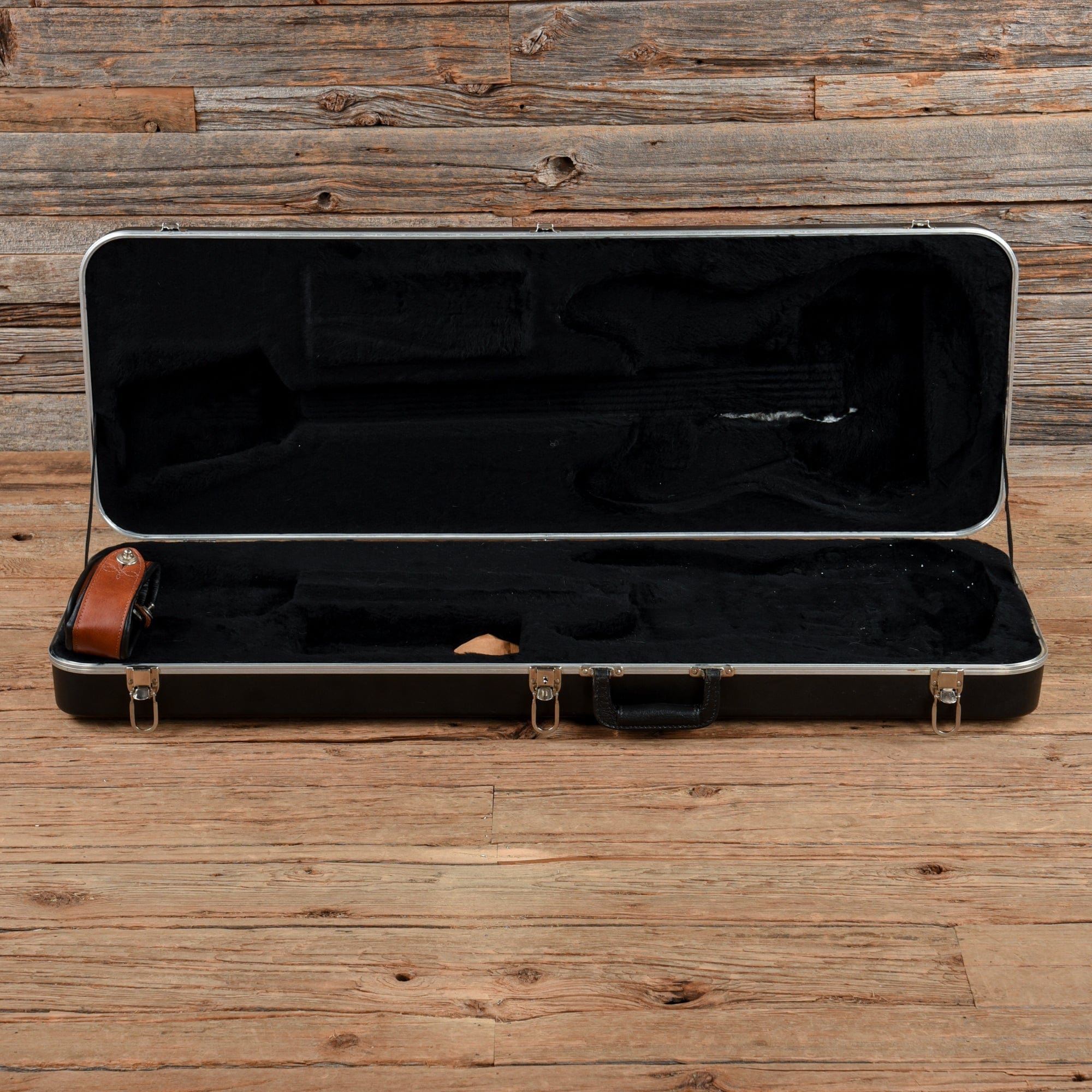 Pyramid Guitars Custom Red – Chicago Music Exchange