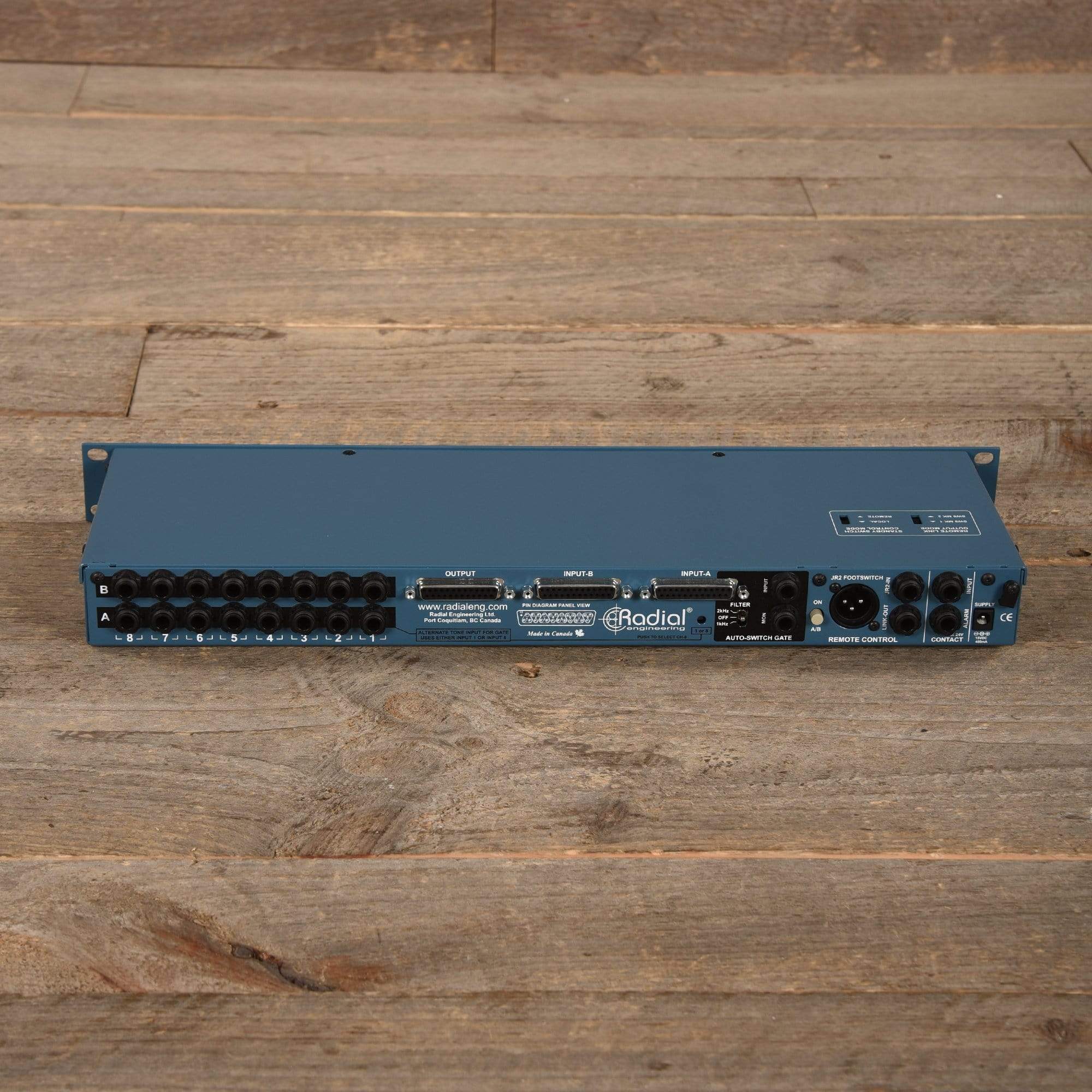 Radial SW8 Backing Track Switcher – Chicago Music Exchange