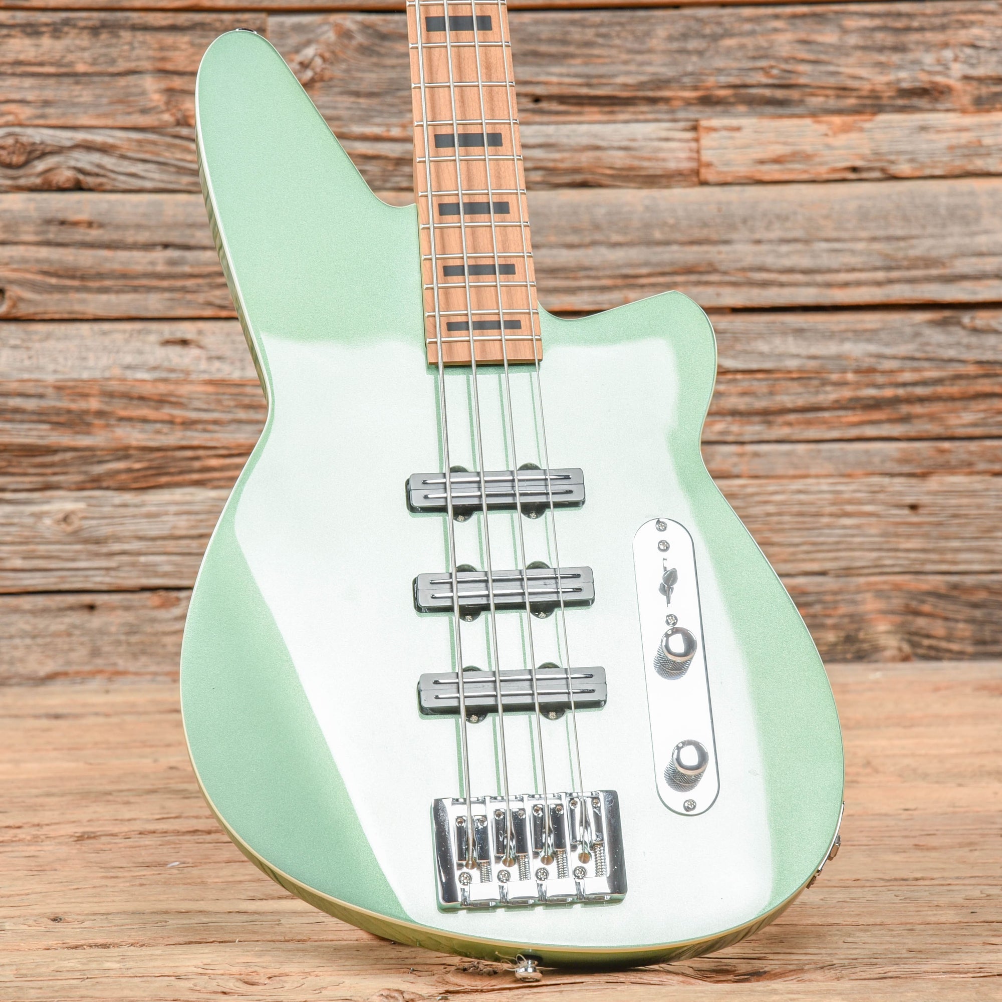 Reverend Triad Bass Metallic Alpine – Chicago Music Exchange