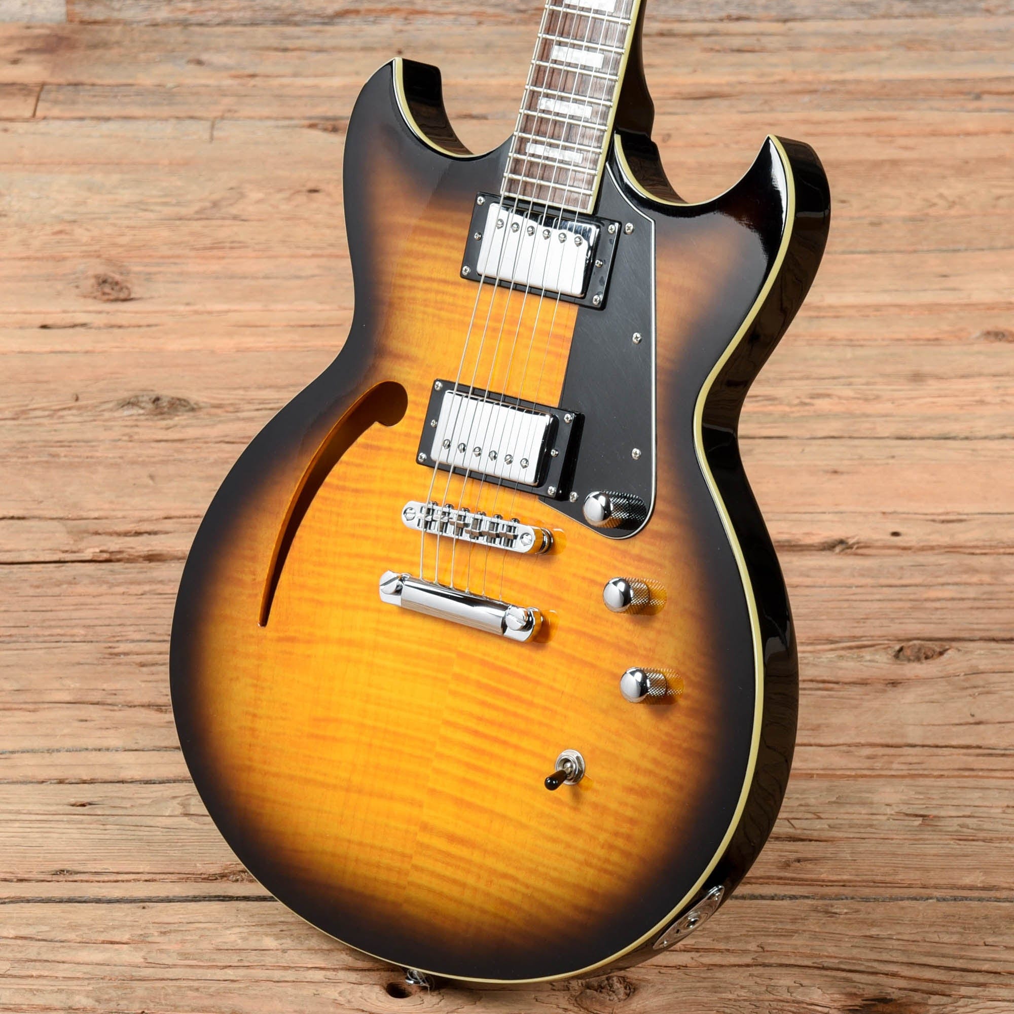 Reverend Manta Ray HB Sunburst 2008 – Chicago Music Exchange