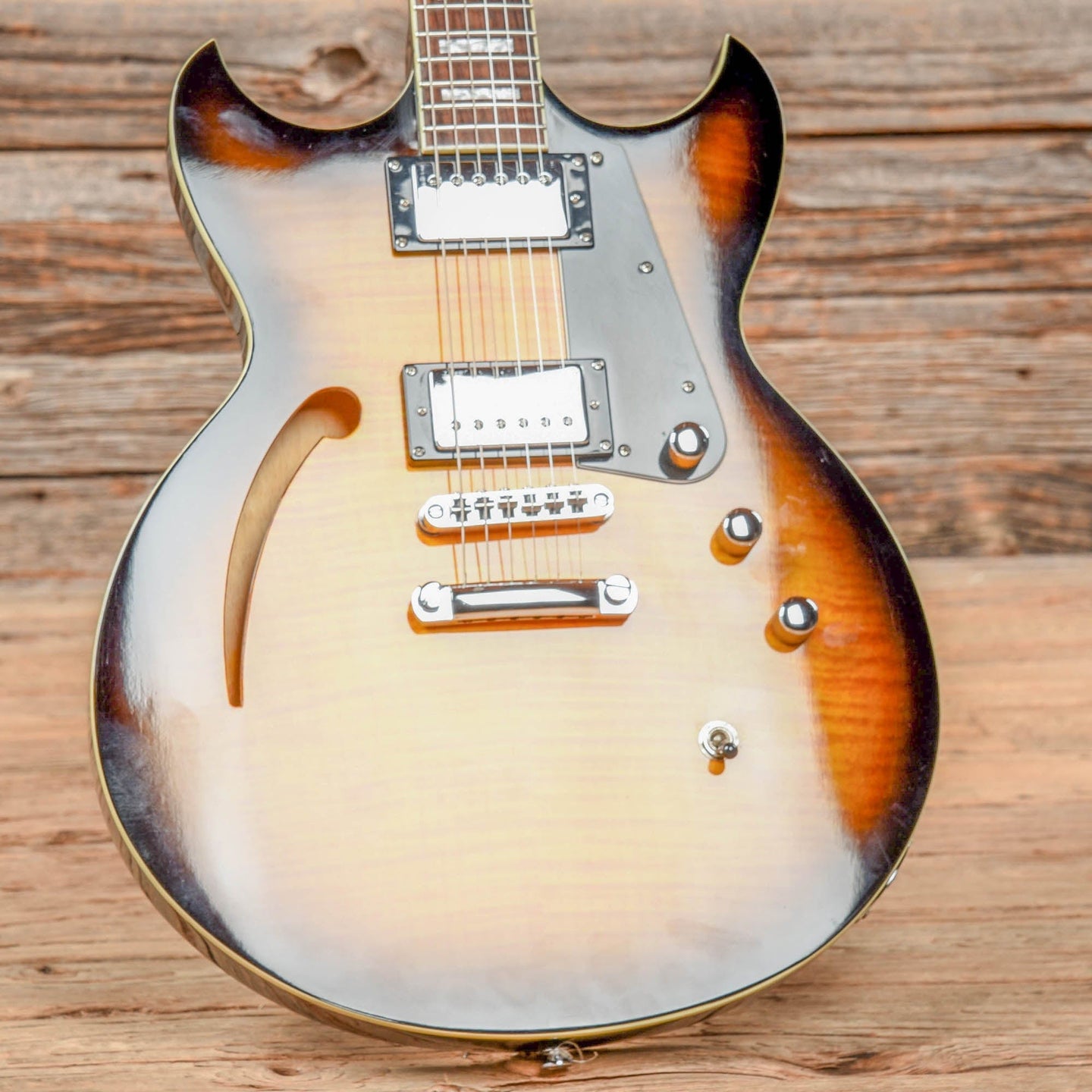 Reverend Manta Ray HB Sunburst 2008 – Chicago Music Exchange