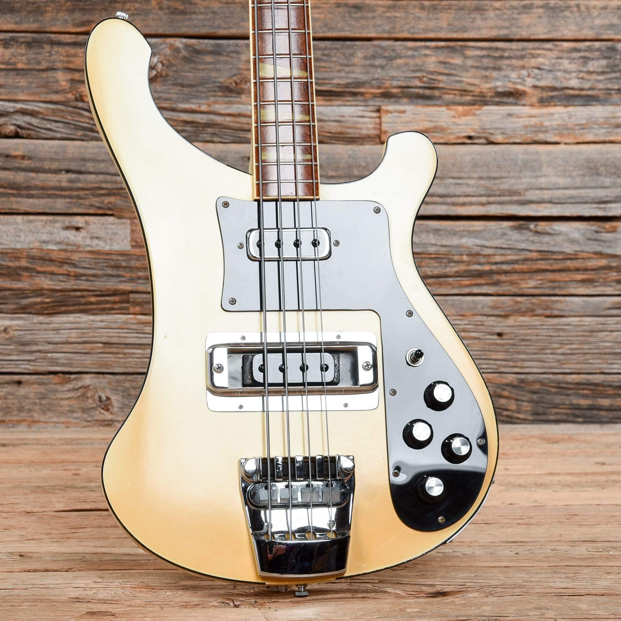Rickenbacker 4001 White 1979 – Chicago Music Exchange