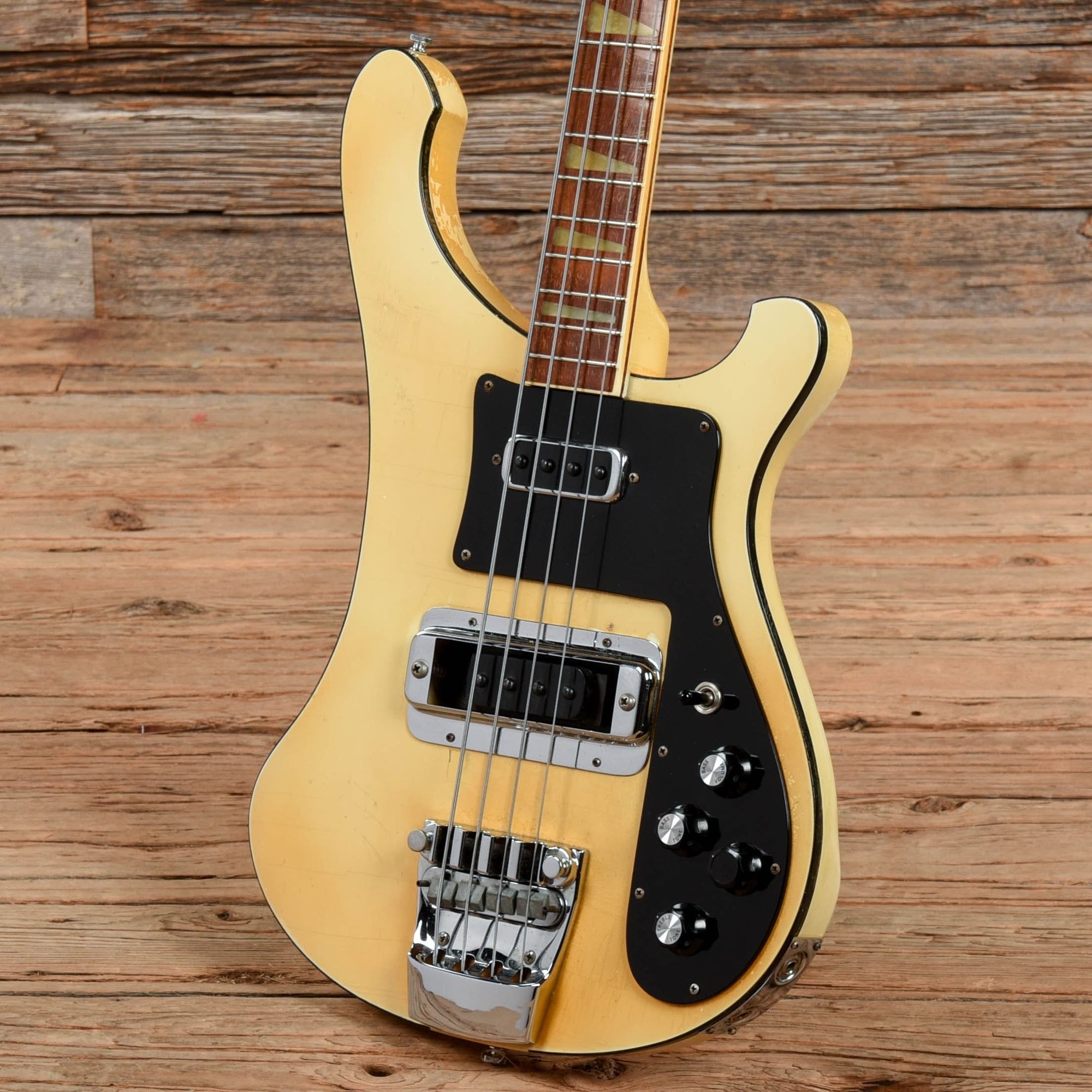 Rickenbacker 4001 White 1979 – Chicago Music Exchange