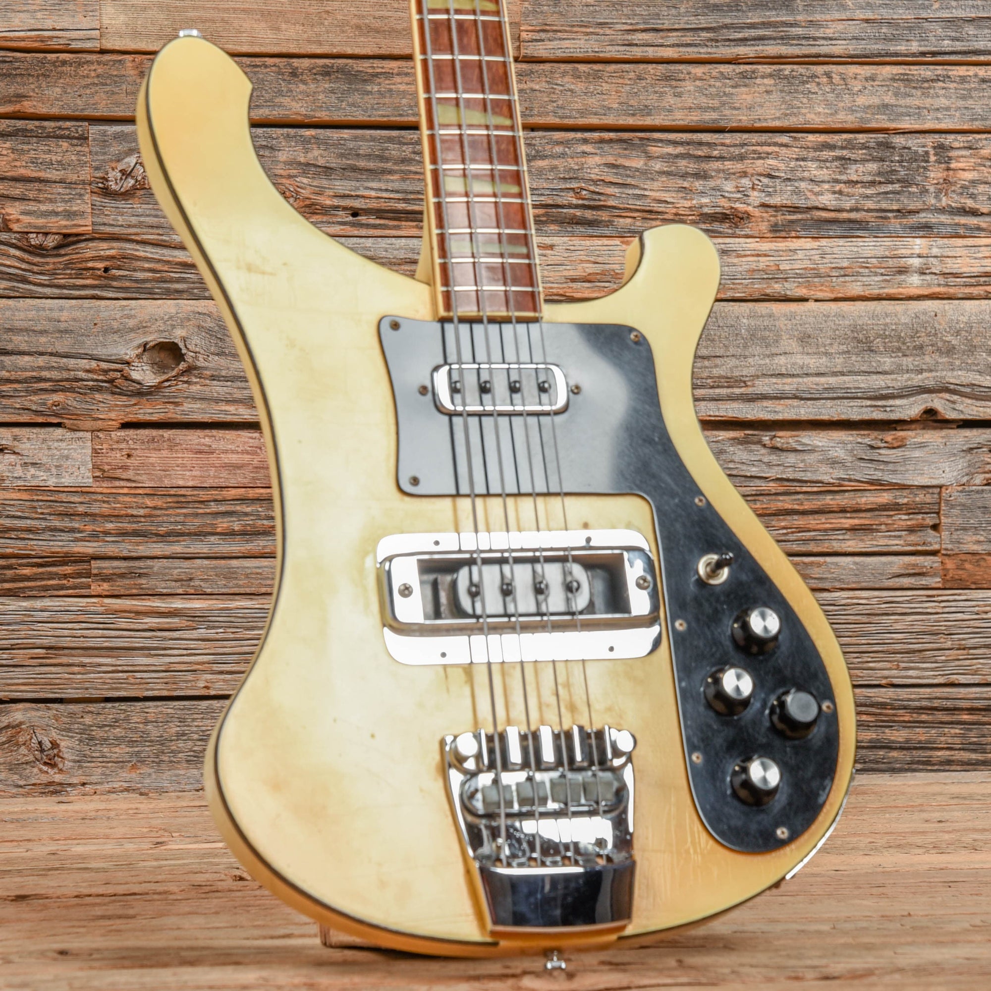 Rickenbacker 4001 White 1979 – Chicago Music Exchange