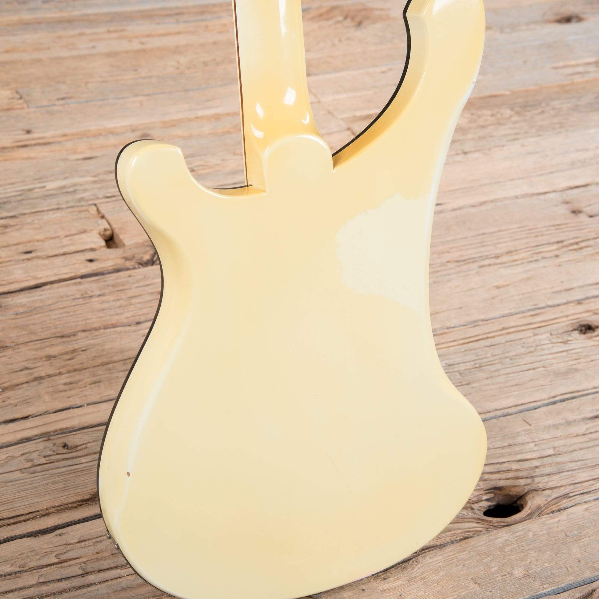 Rickenbacker 4001 White 1980 – Chicago Music Exchange