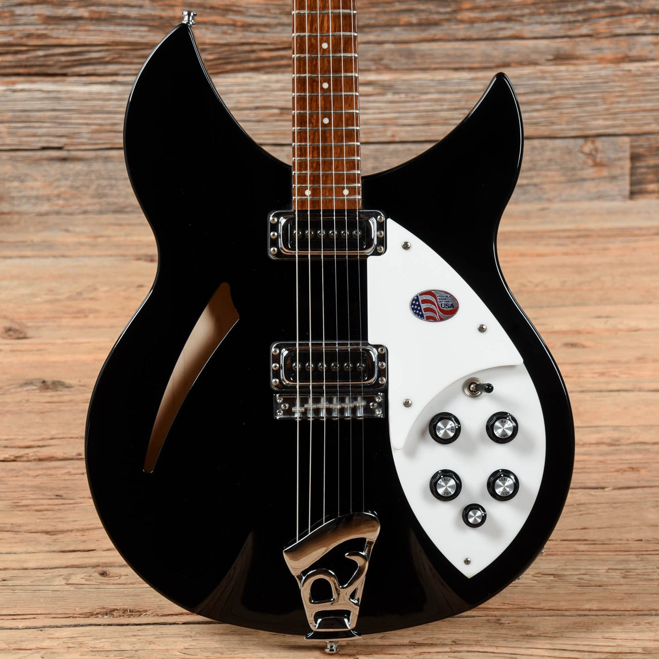 Electric Guitars - Rickenbacker – Chicago Music Exchange