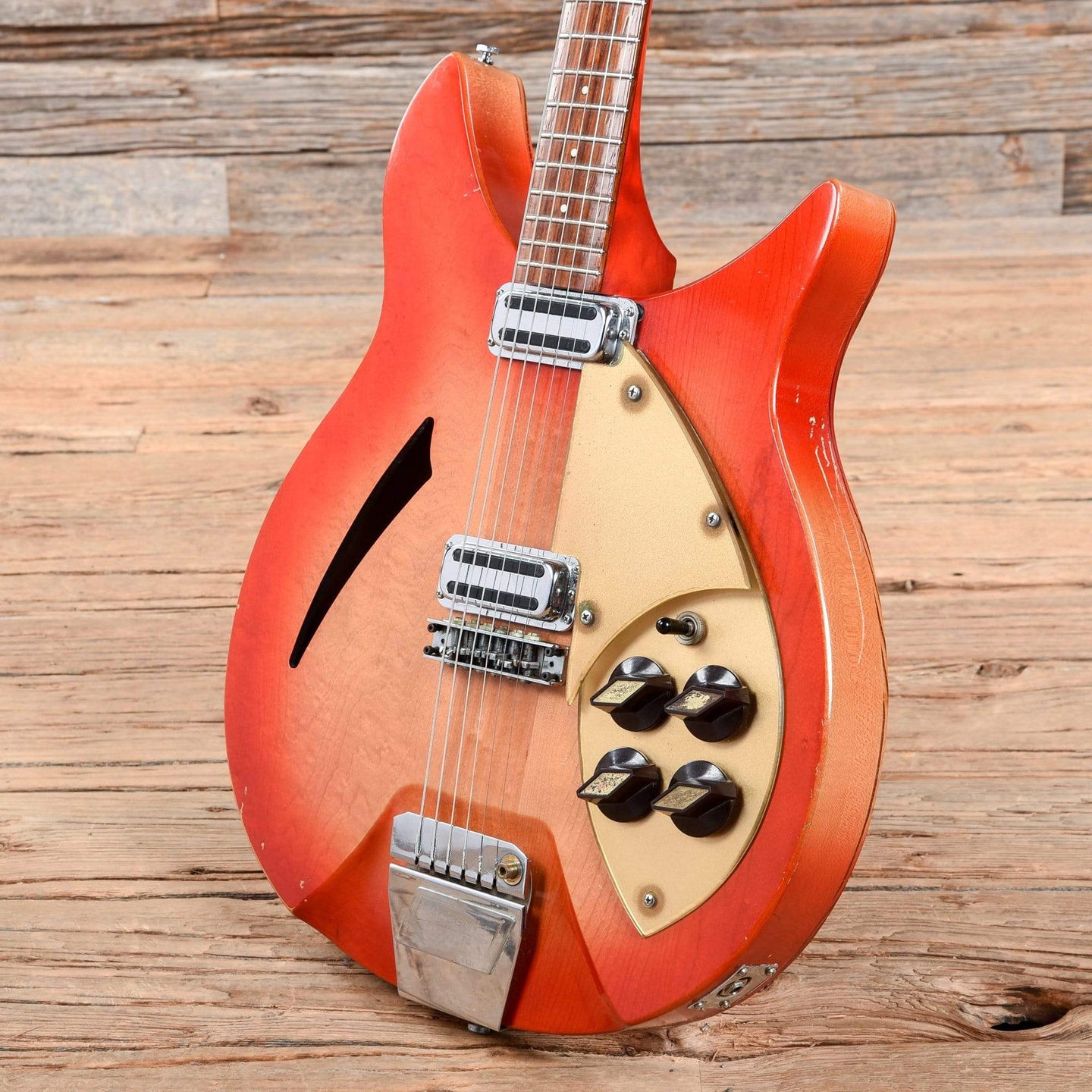 Rickenbacker 335 Capri Fireglo 1961 – Chicago Music Exchange