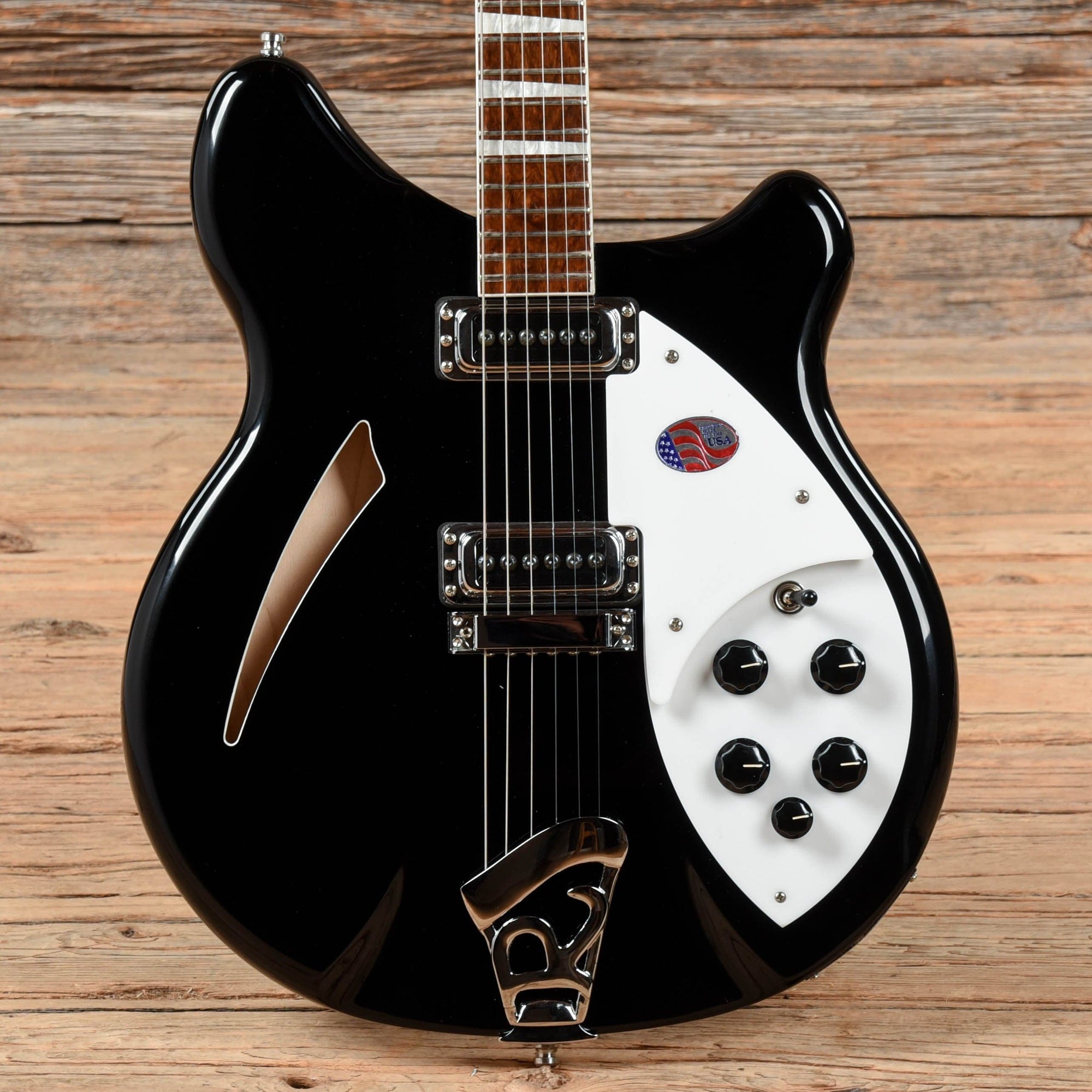 Rickenbacker 360 Jetglo 2020 – Chicago Music Exchange