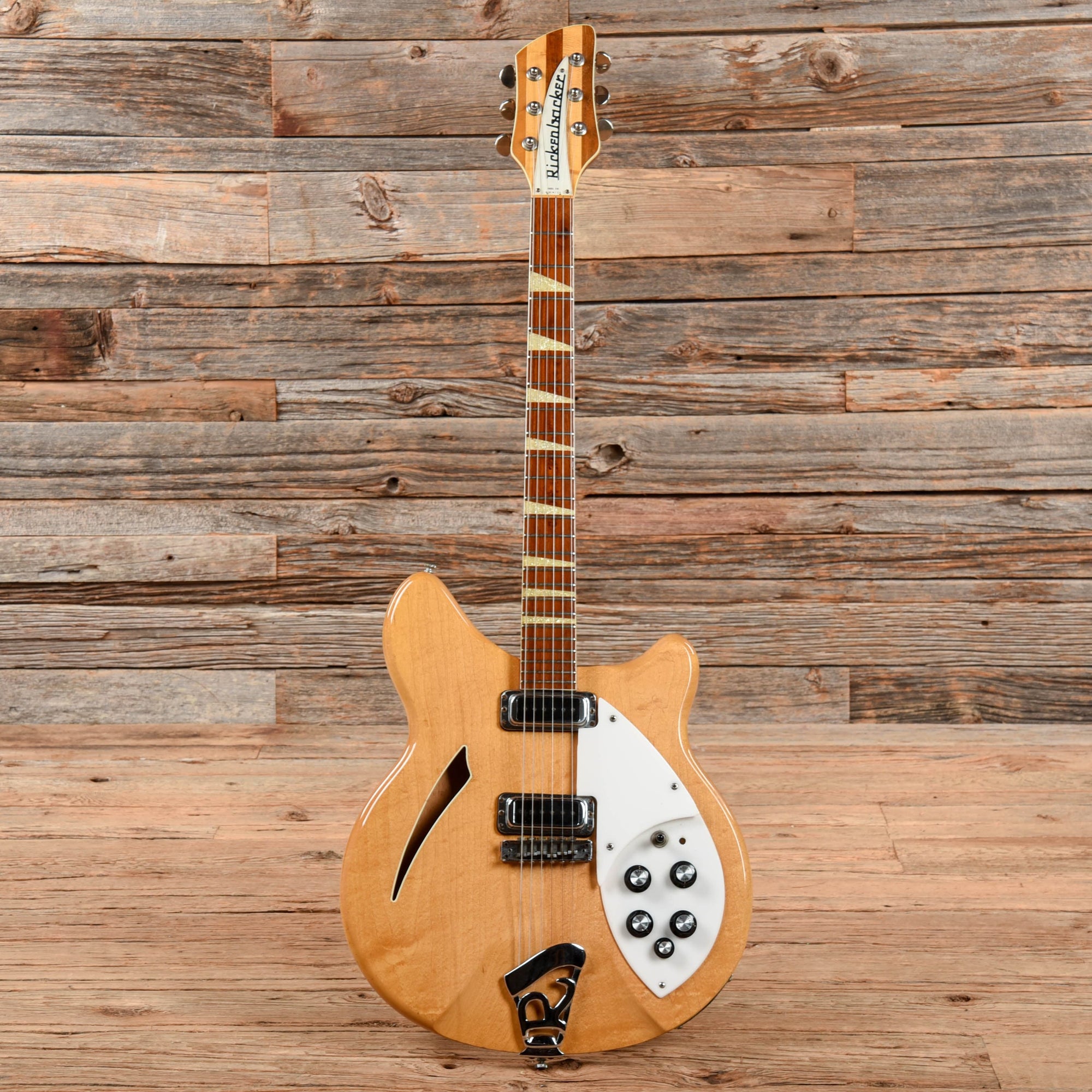 Rickenbacker 360 Mapleglo 1972 – Chicago Music Exchange