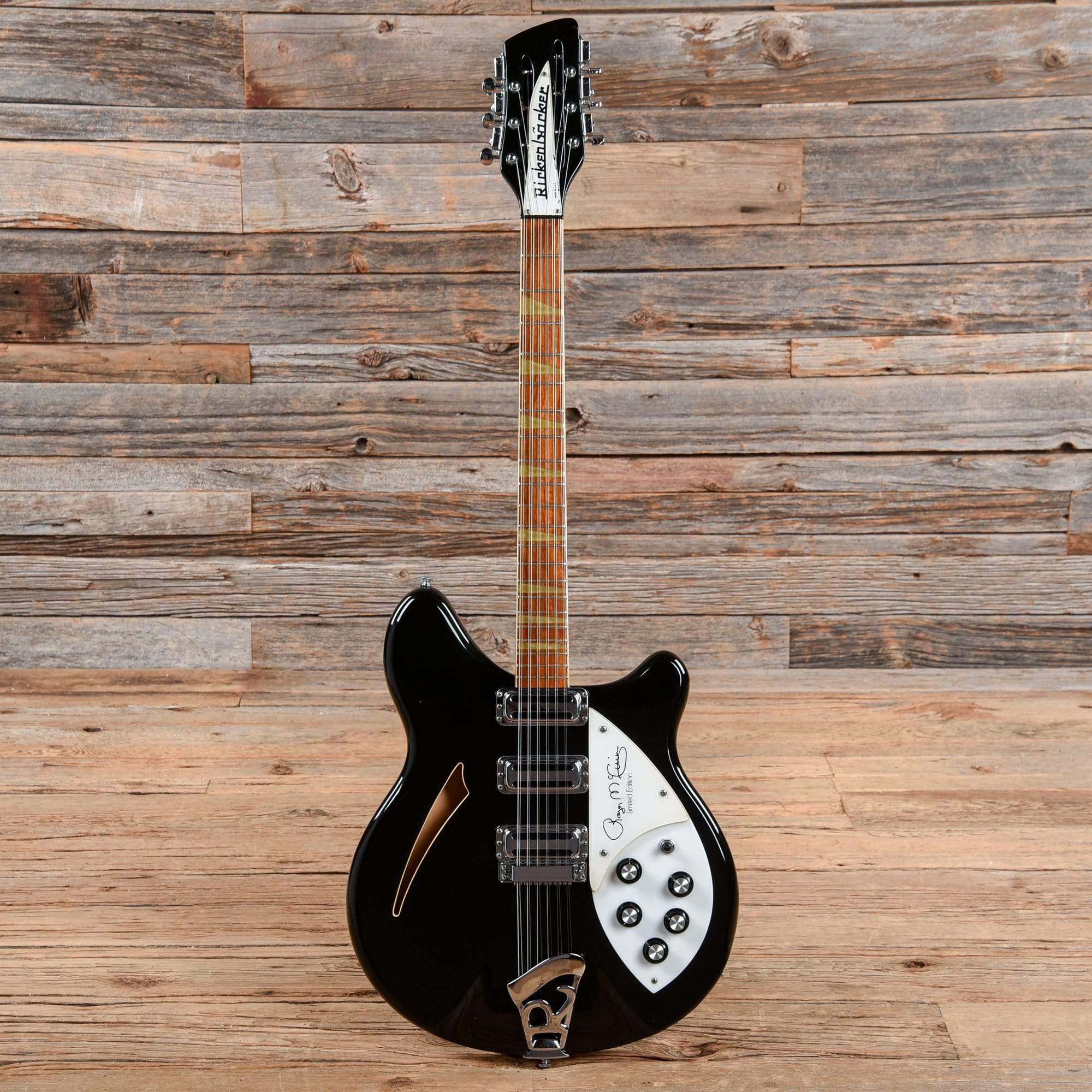 Rickenbacker 370/12RM Roger McGuinn Jetglo 1989 – Chicago Music Exchange