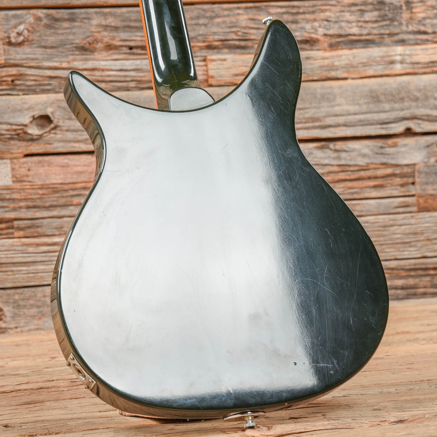 Rickenbacker 320 JetGlo 1981 – Chicago Music Exchange