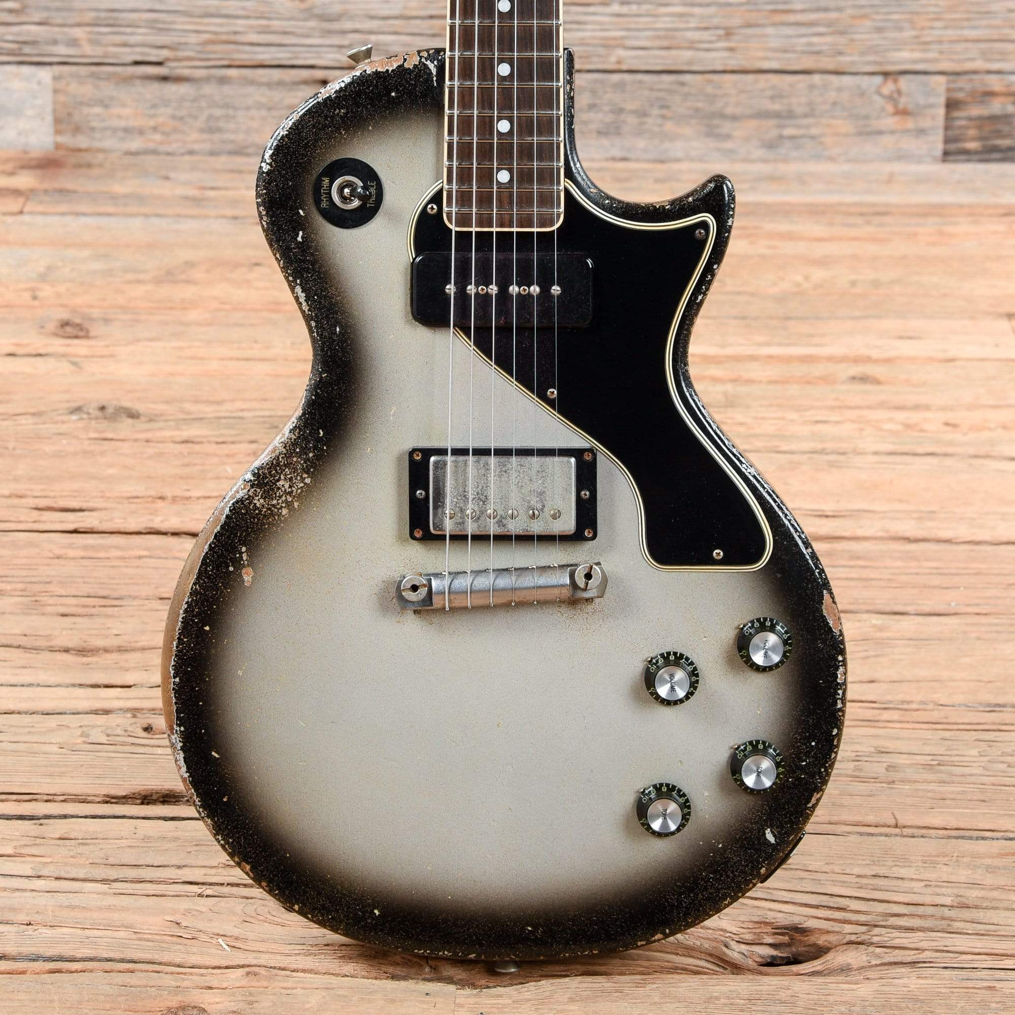 Rock N Roll Relics Thunders II Silverburst 2019 – Chicago Music Exchange