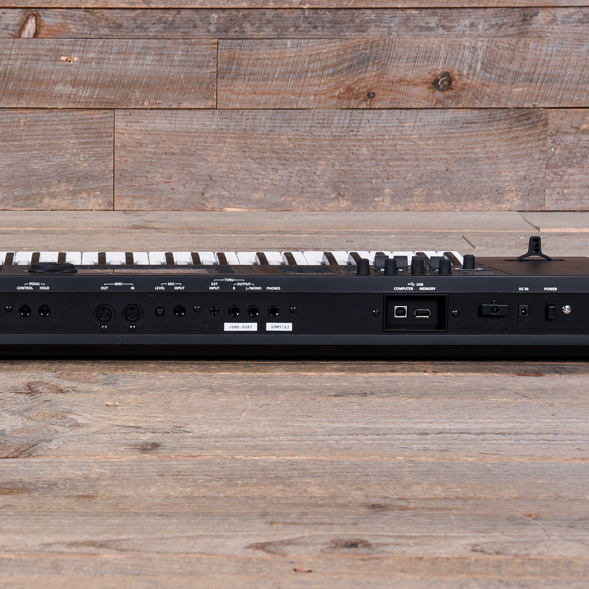 Roland Juno-DS61 61-key Synthesizer – Chicago Music Exchange
