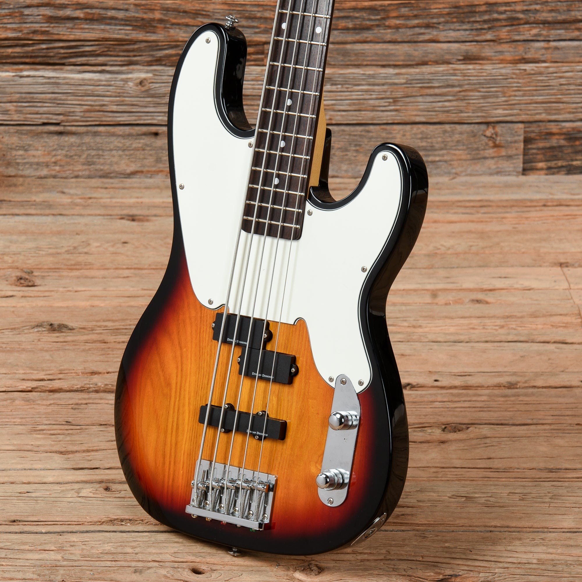 Schecter 5 String Bass – Chicago Music Exchange