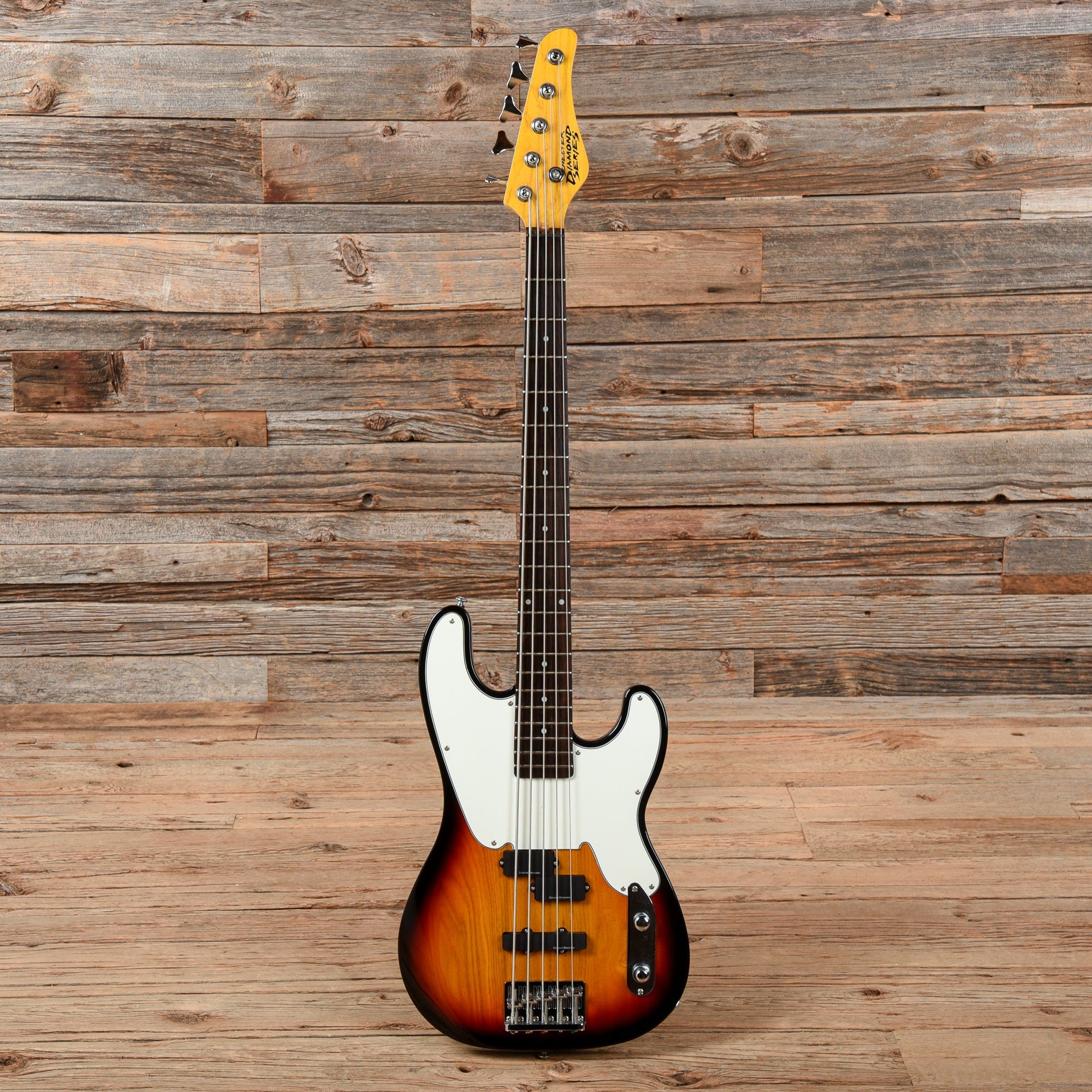 Schecter 5 String Bass – Chicago Music Exchange
