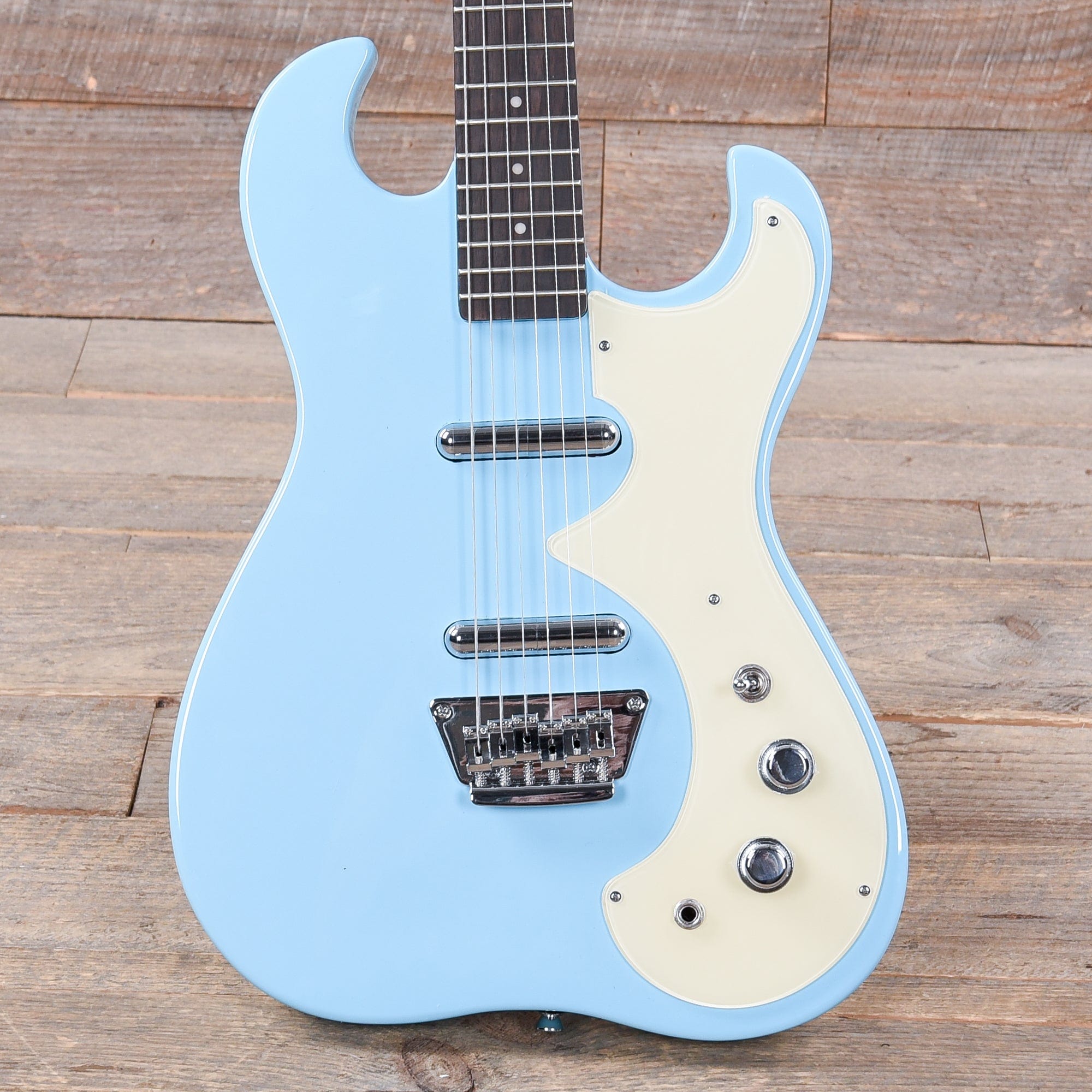 Silvertone 1449 Daphne Blue – Chicago Music Exchange