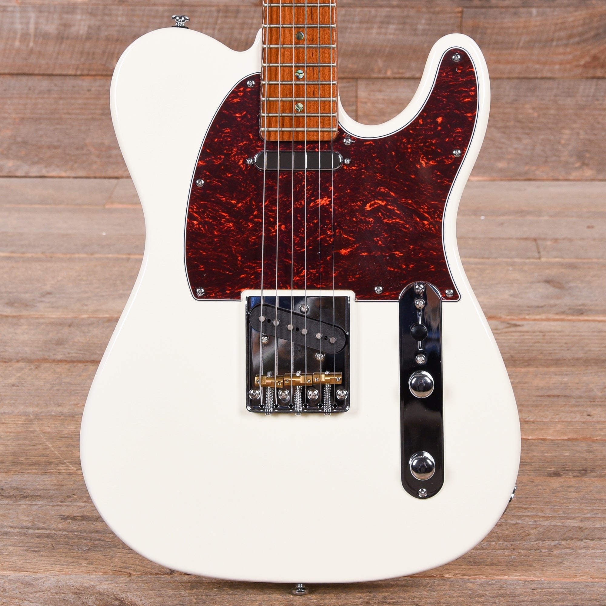Sire Larry Carlton T7 Antique White – Chicago Music Exchange