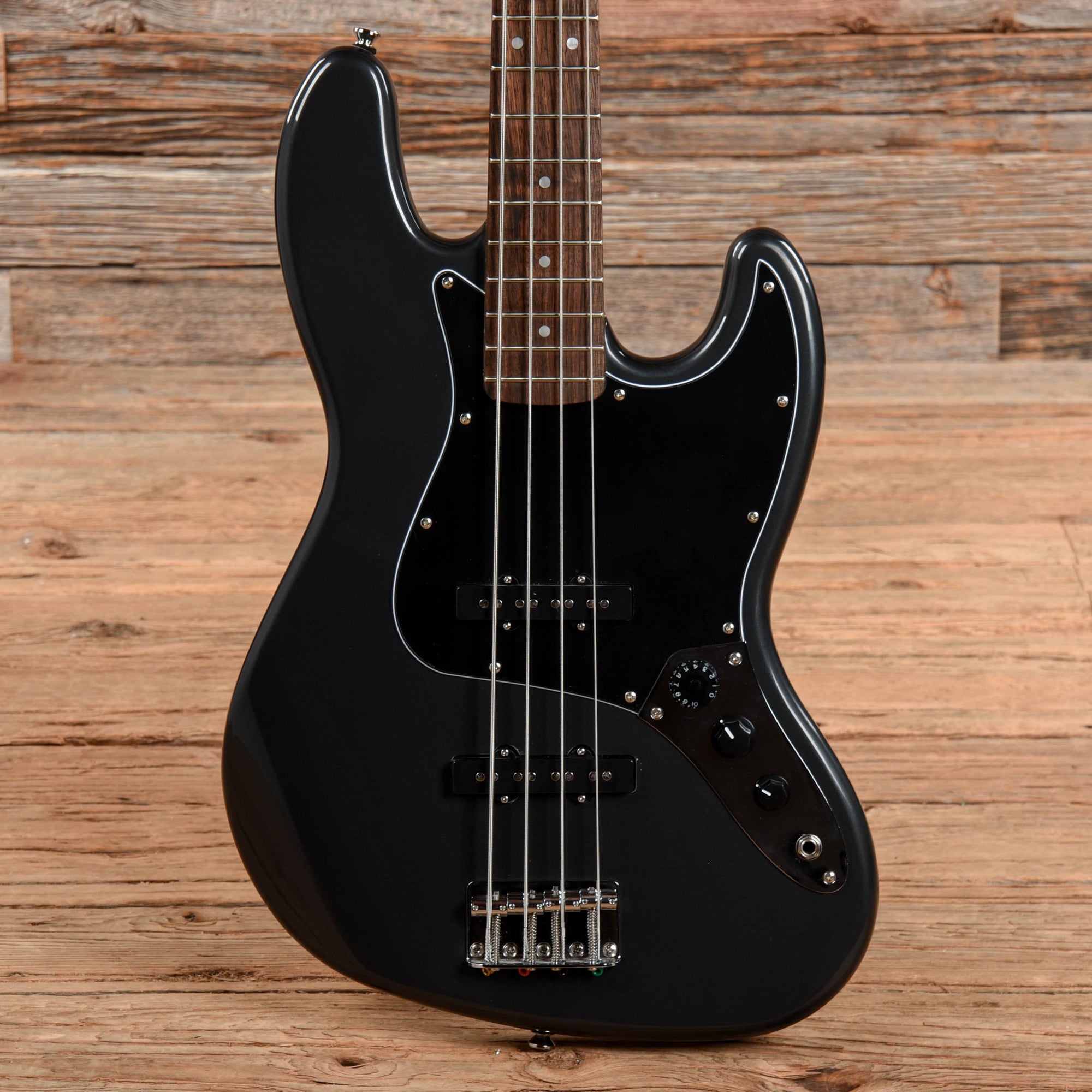 Squier Affinity Jazz Bass Charcoal Frost Metallic – Chicago Music Exchange