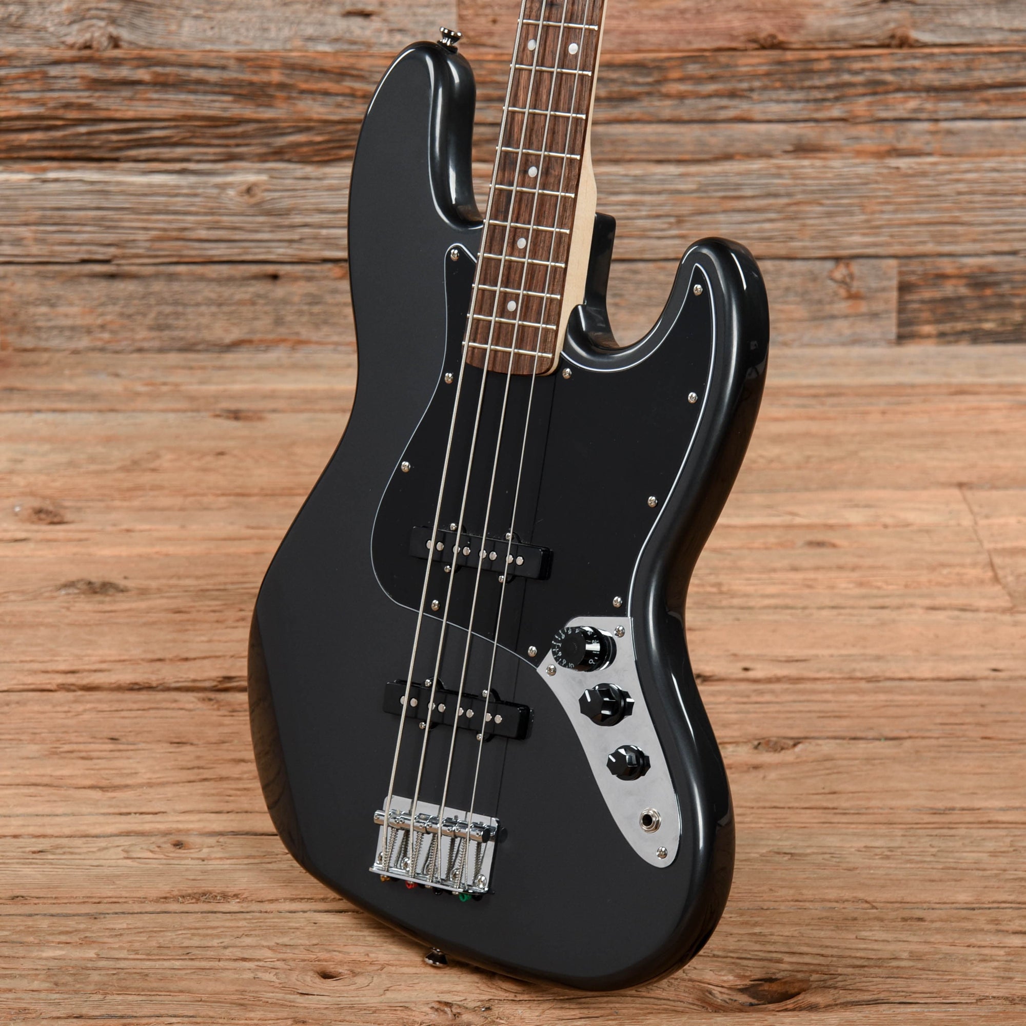 Squier Affinity Jazz Bass Charcoal Frost Metallic – Chicago Music Exchange