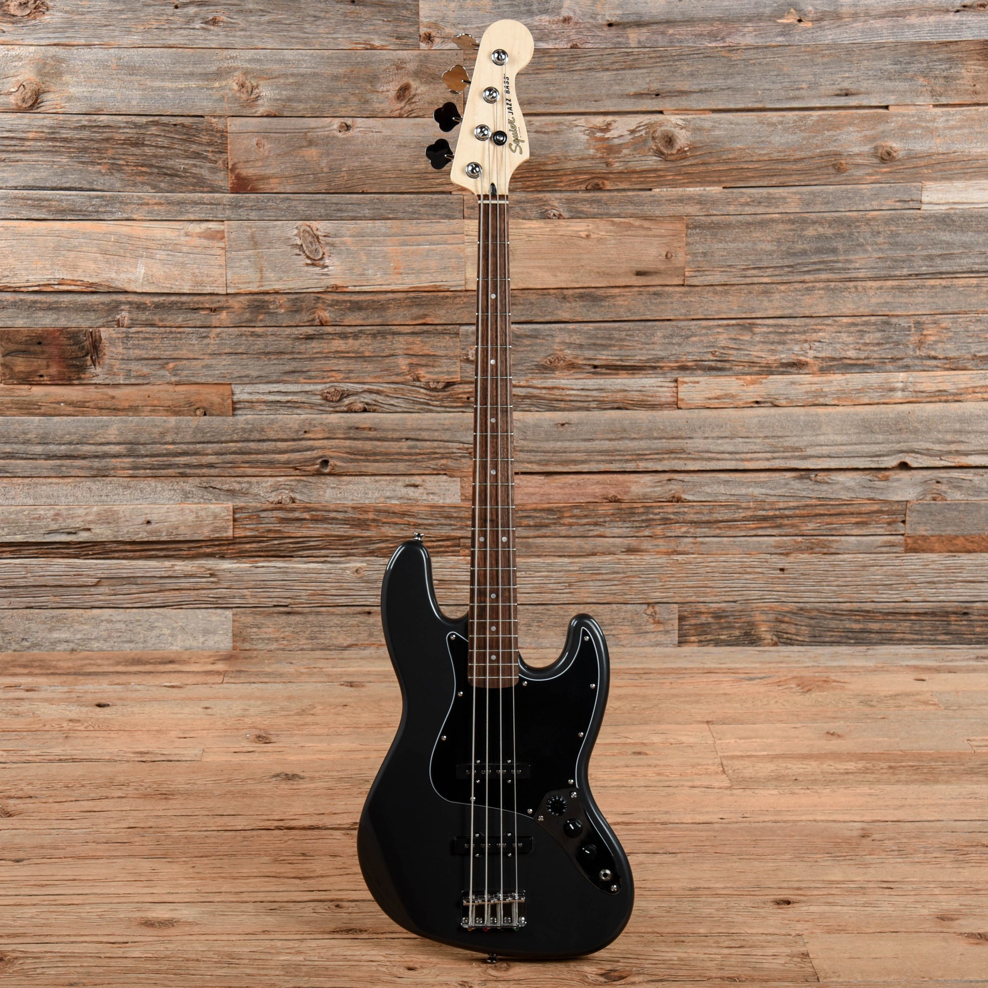 Squier Affinity Jazz Bass Charcoal Frost Metallic – Chicago Music Exchange