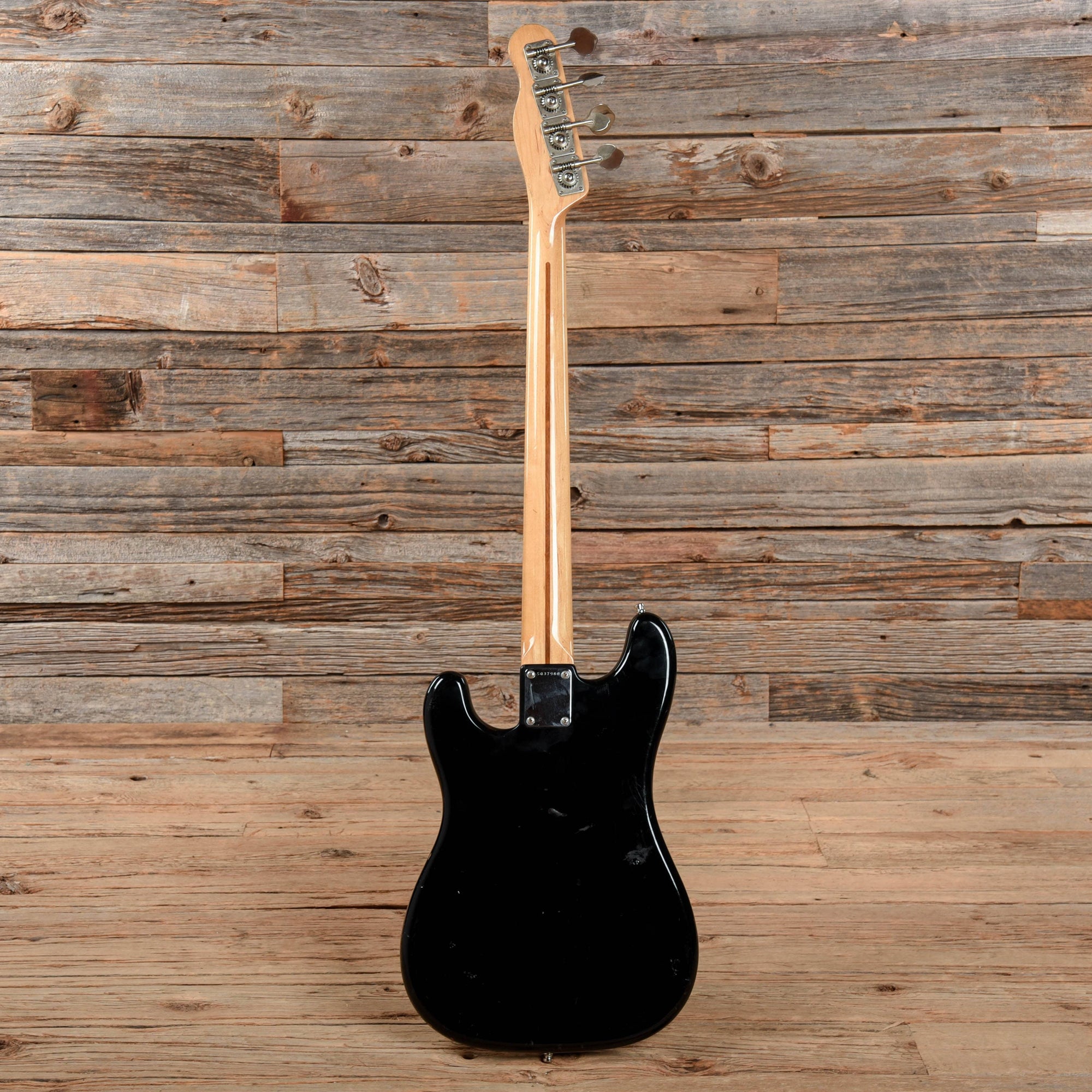 Squier Bullet Bass Black 1983 – Chicago Music Exchange