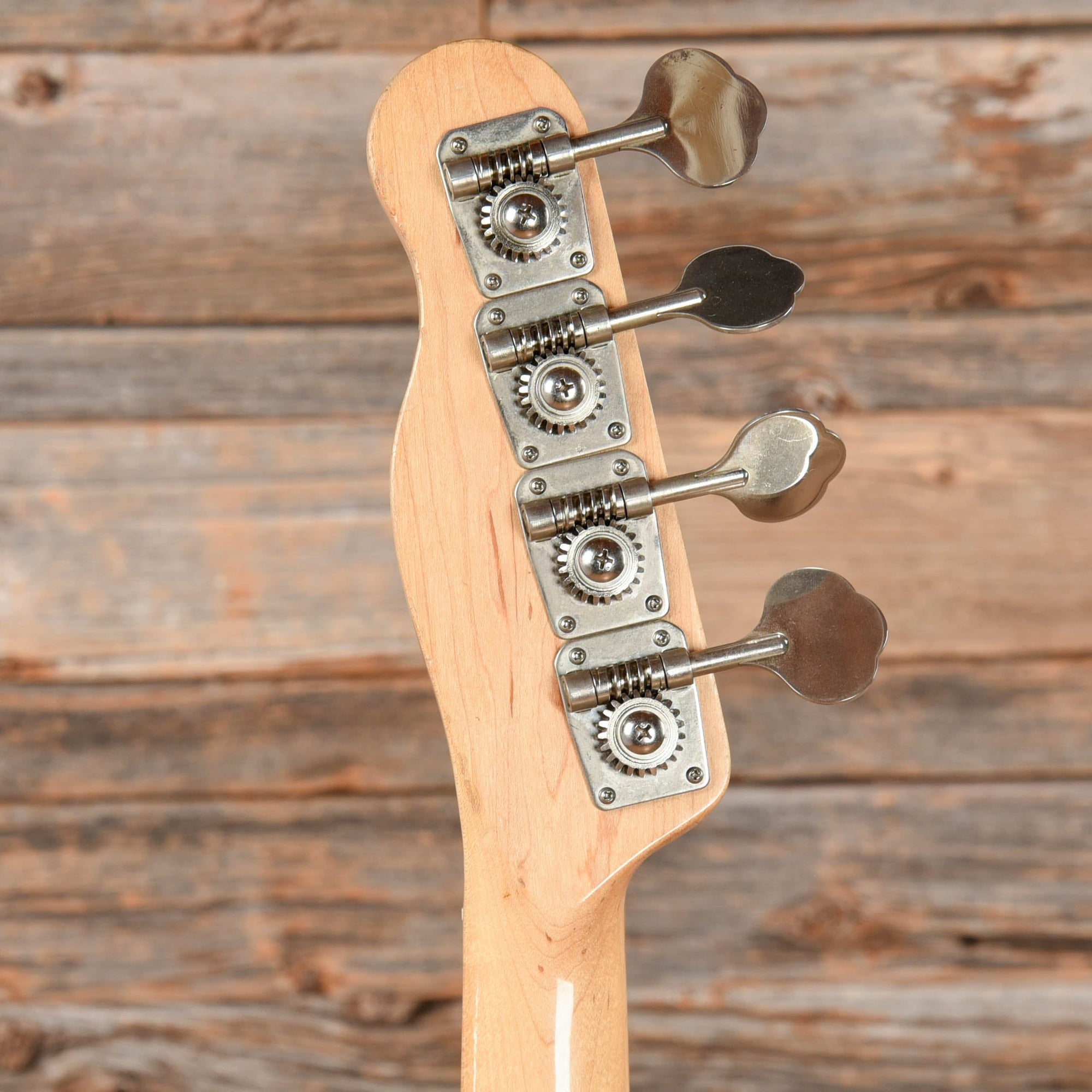 Squier Bullet Bass Black 1983 – Chicago Music Exchange