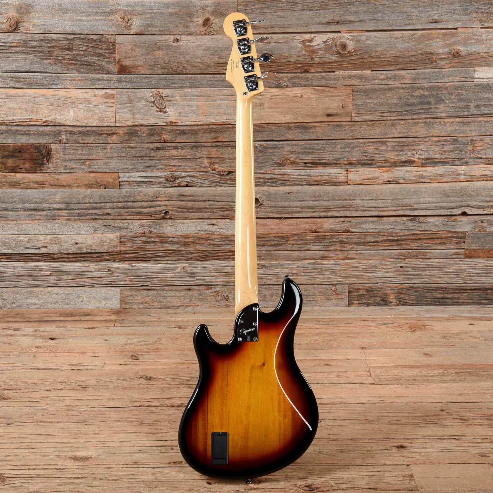 Squier Deluxe Dimension Bass IV Sunburst 2015 – Chicago Music Exchange