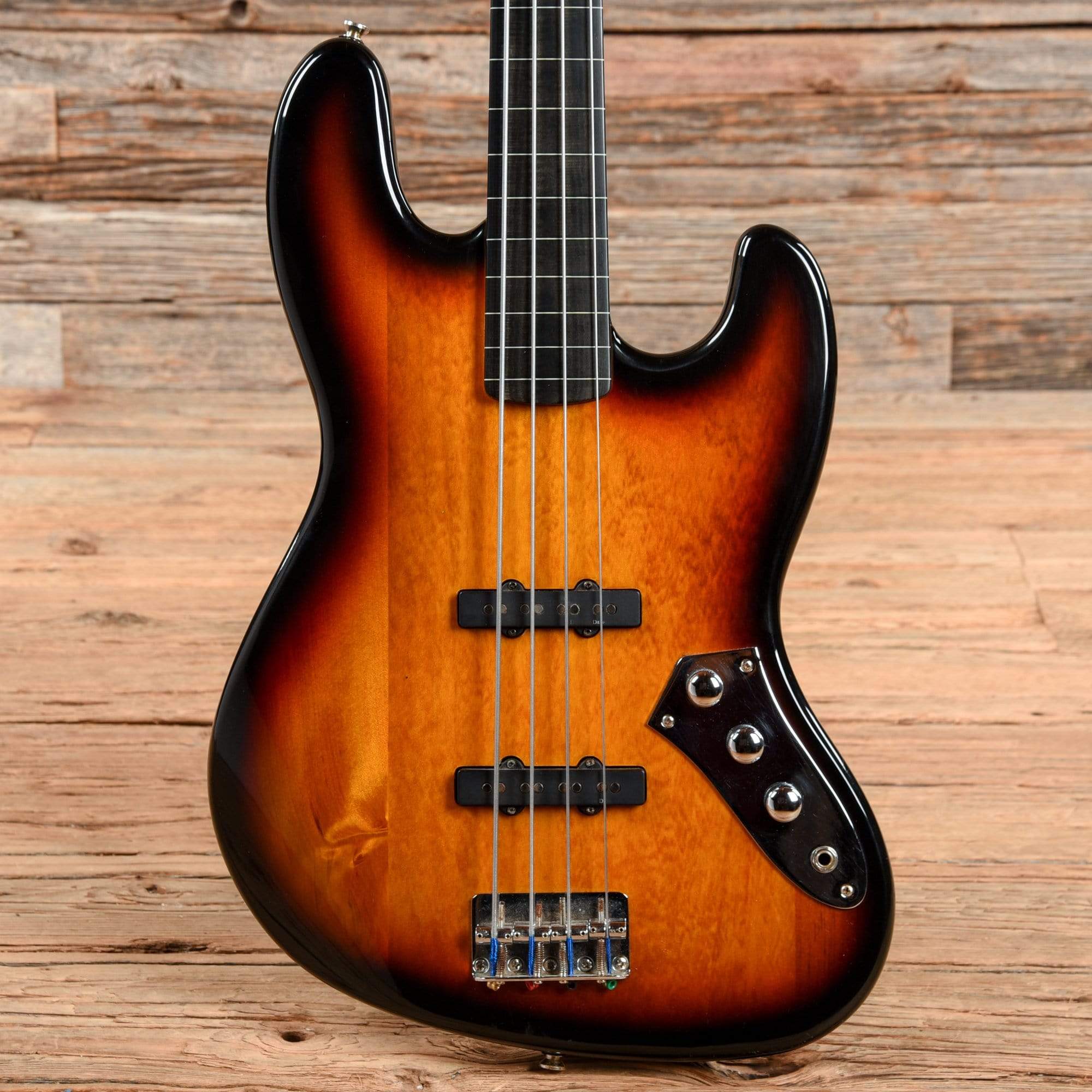 Squier Vintage Modified Jazz Bass Fretless Sunburst 2006 – Chicago ...