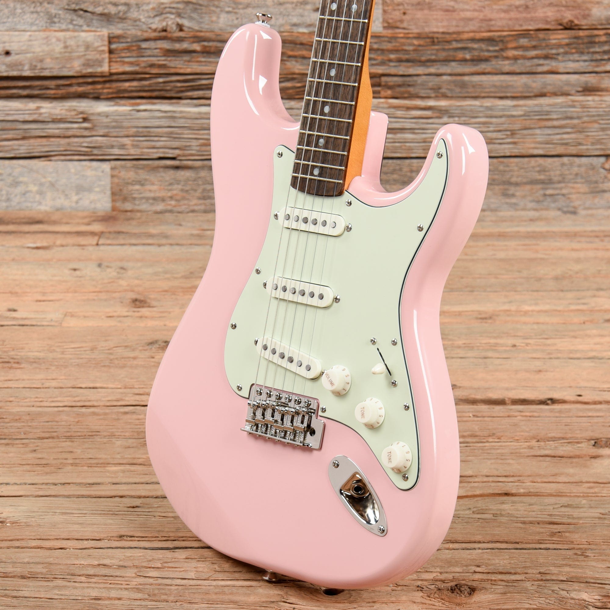 Squier Classic Vibe '60s Stratocaster Shell Pink 2021 – Chicago Music ...