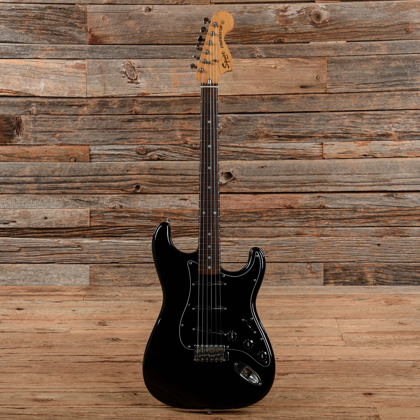 Squier Japan Stratocaster Black – Chicago Music Exchange