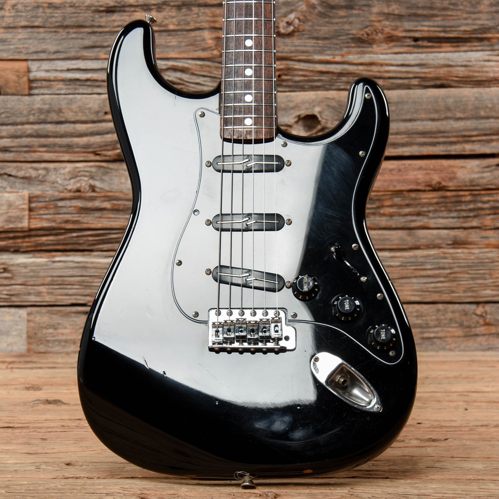 Squier Japan Stratocaster Black – Chicago Music Exchange