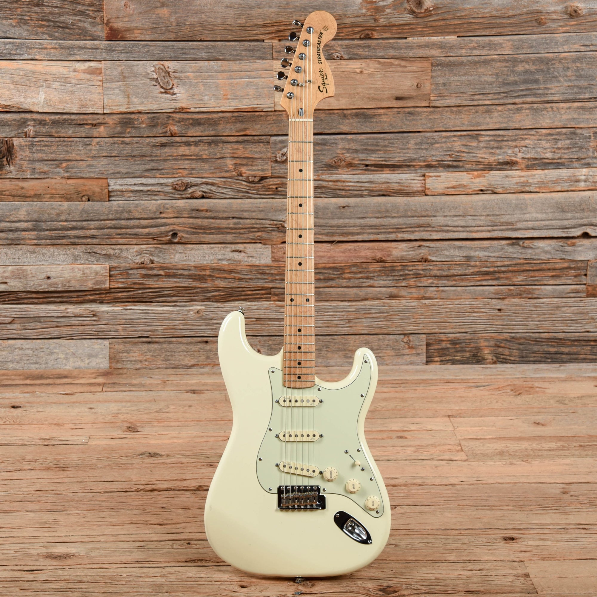 Squier Japan Stratocaster White – Chicago Music Exchange