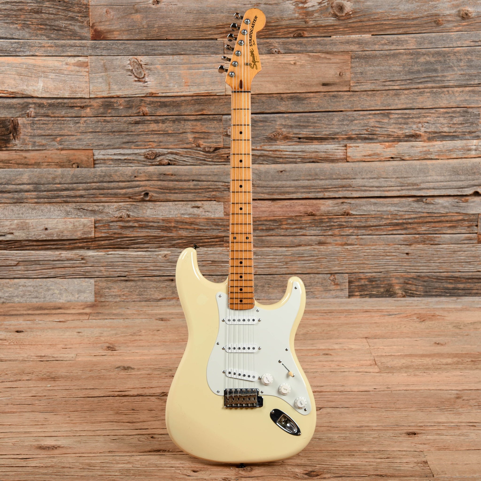Squier Standard Stratocaster Arctic White 1980s – Chicago Music Exchange