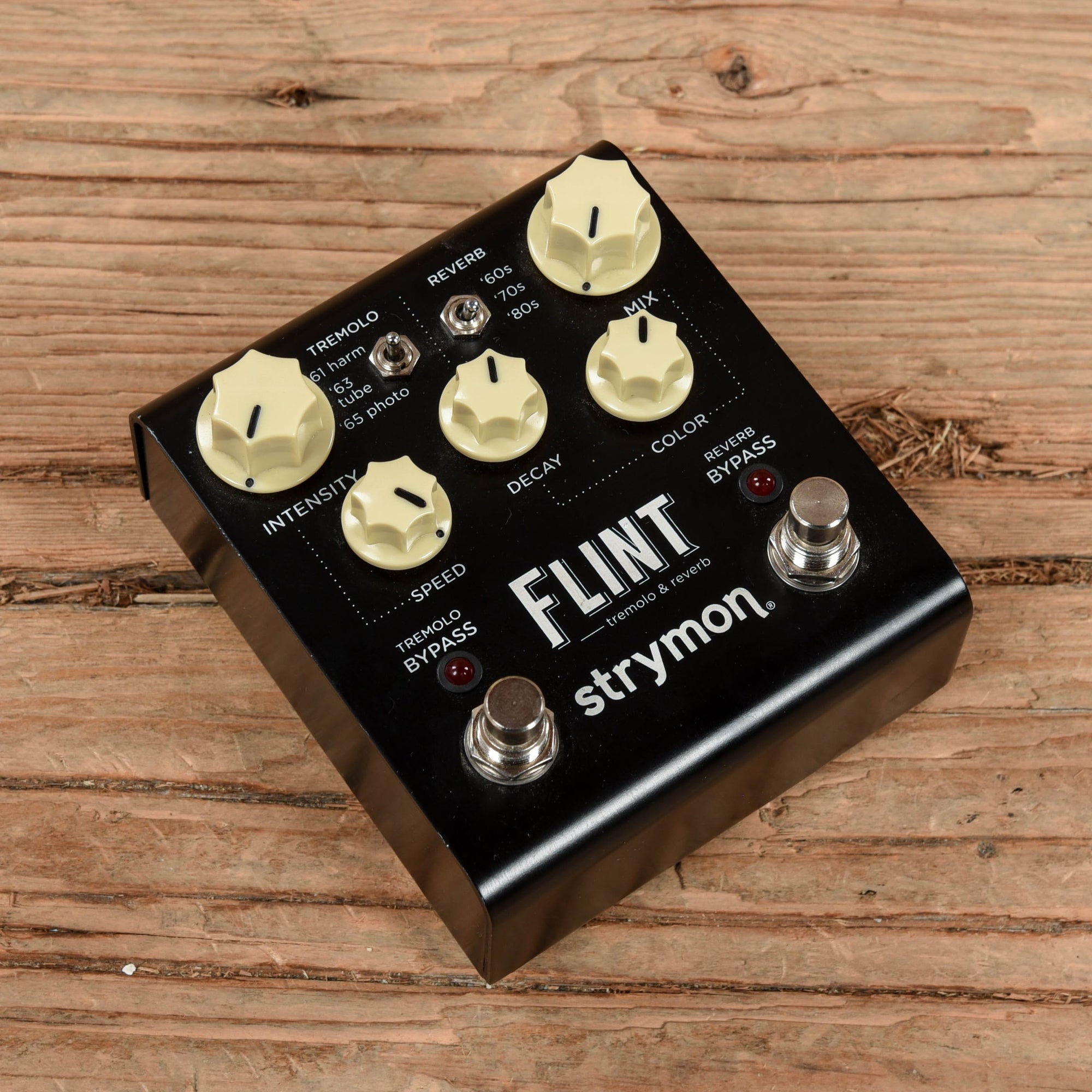 Strymon Flint Reverb and Tremolo – Chicago Music Exchange