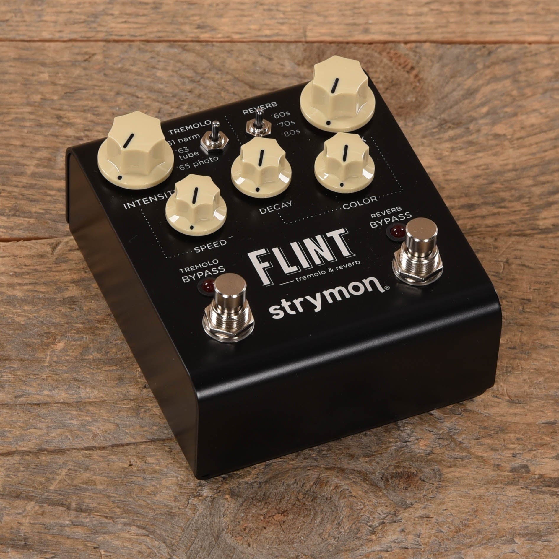 Strymon Flint Tremolo & Reverb Pedal – Chicago Music Exchange