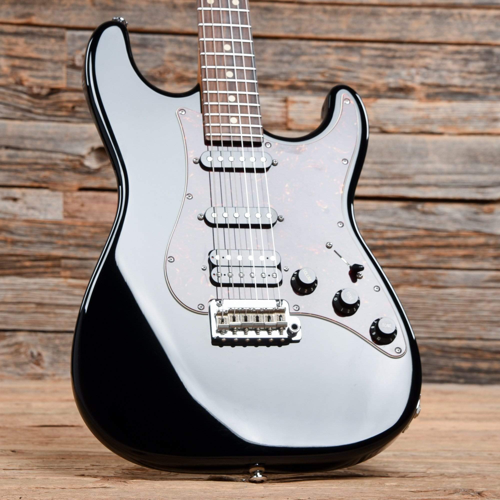 Suhr Custom Classic Black 2018 – Chicago Music Exchange