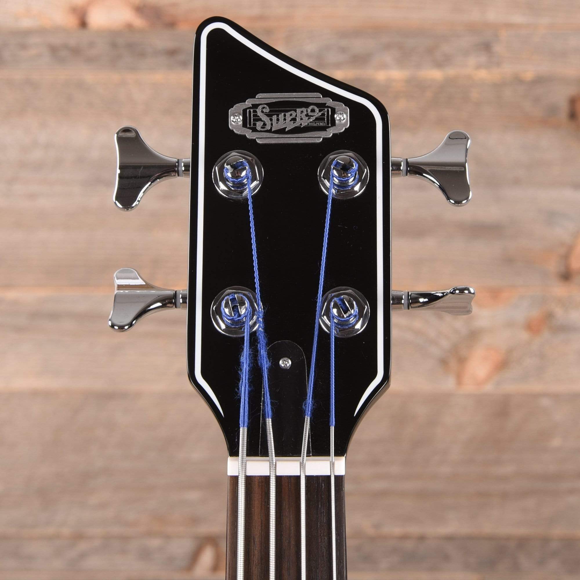 Supro Huntington I Bass Tobacco Sunburst w/Piezo – Chicago Music Exchange