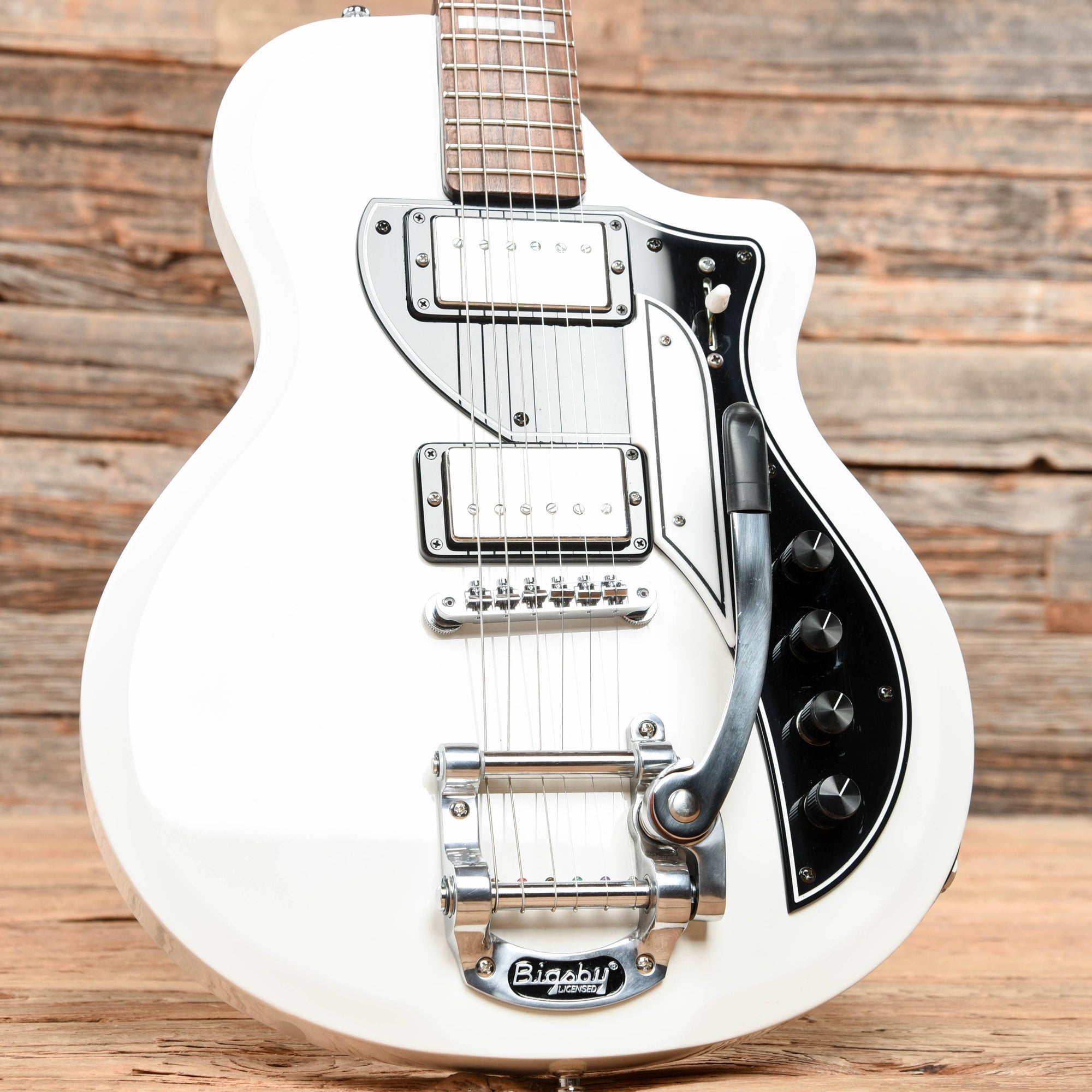 Supro 1224 Dual Tone Prototype White – Chicago Music Exchange