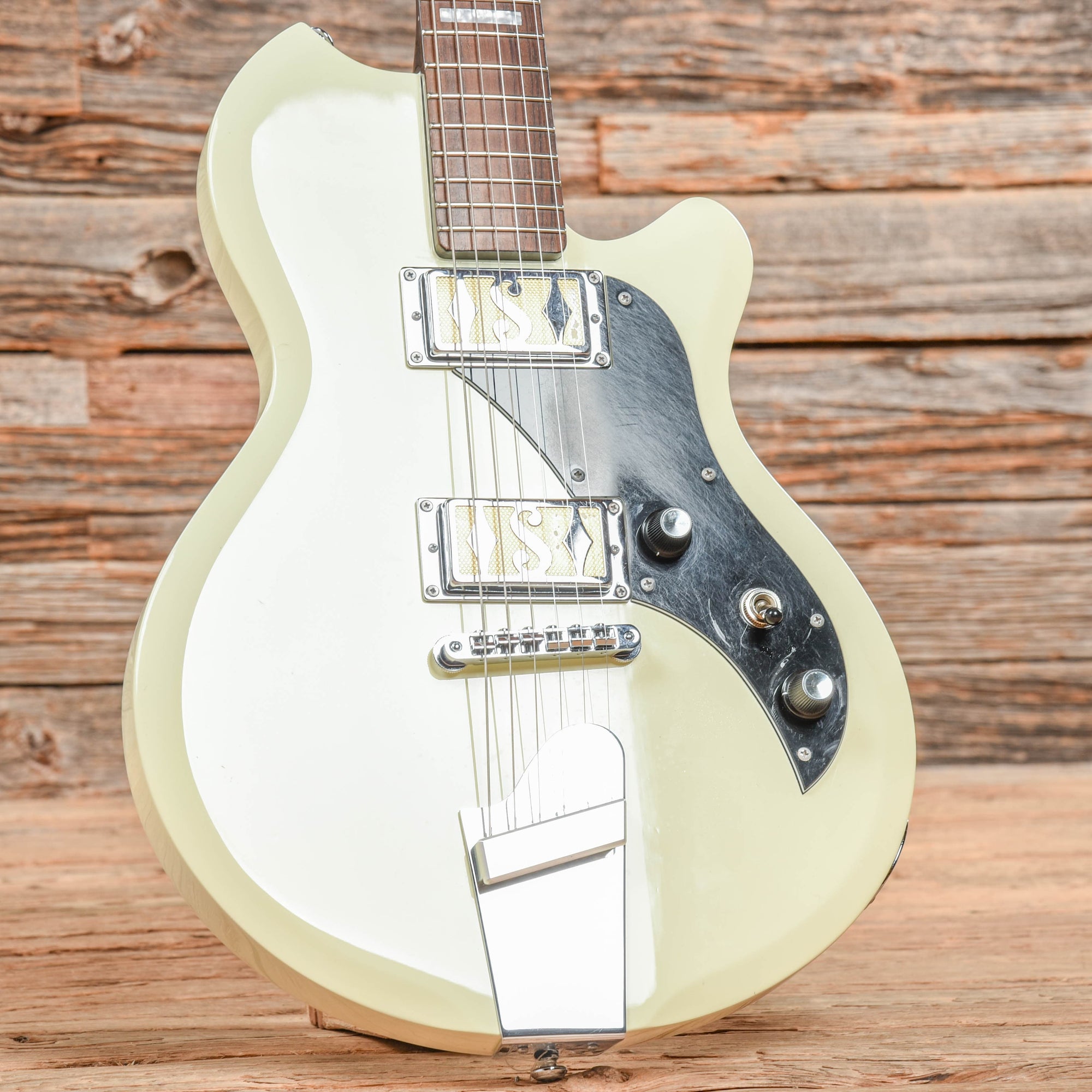 Supro 2020AW Westbury Dual Pickup Island Series Antique White – Chicago ...