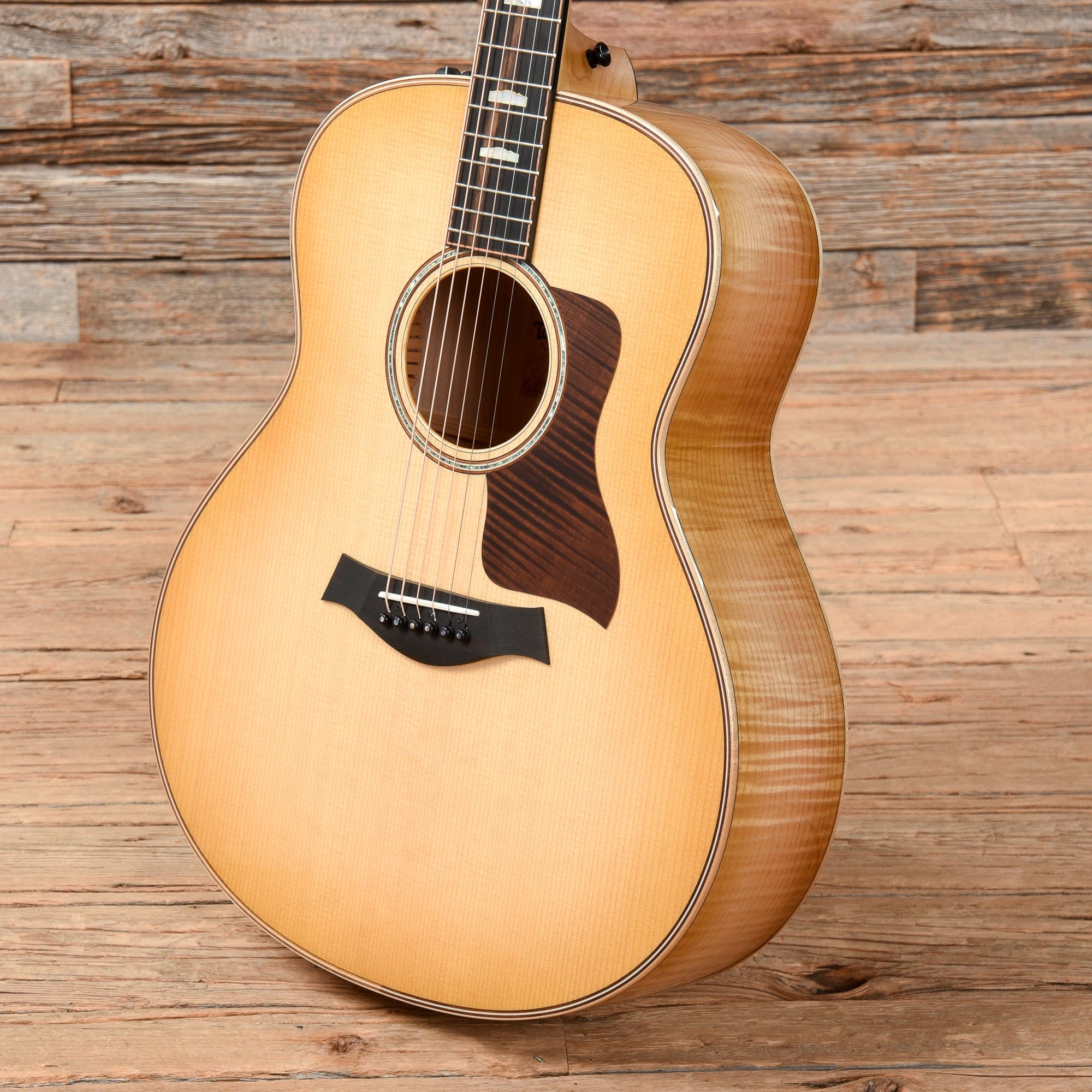 Taylor 618e Natural 2021 – Chicago Music Exchange