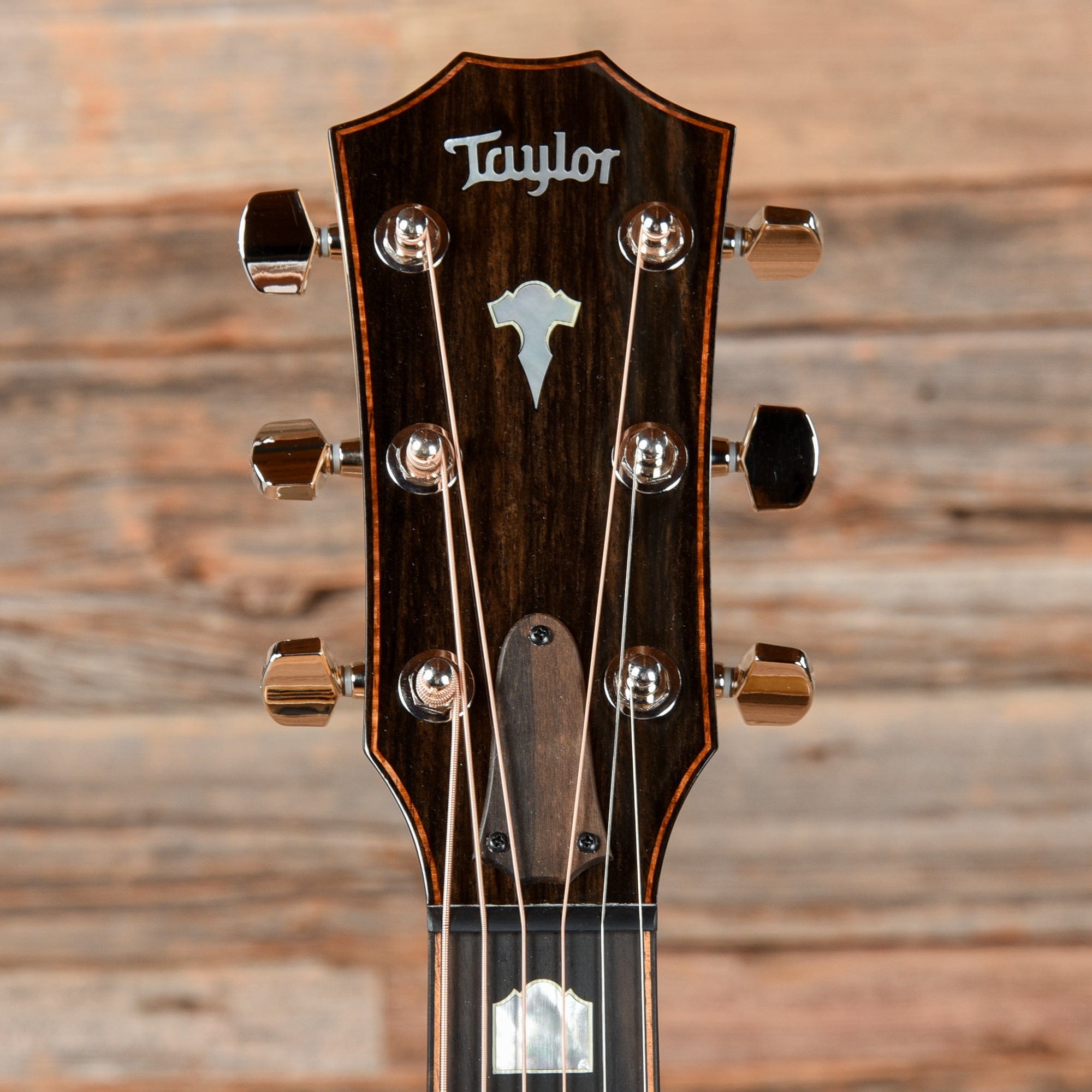 Taylor 618e Natural 2021 – Chicago Music Exchange
