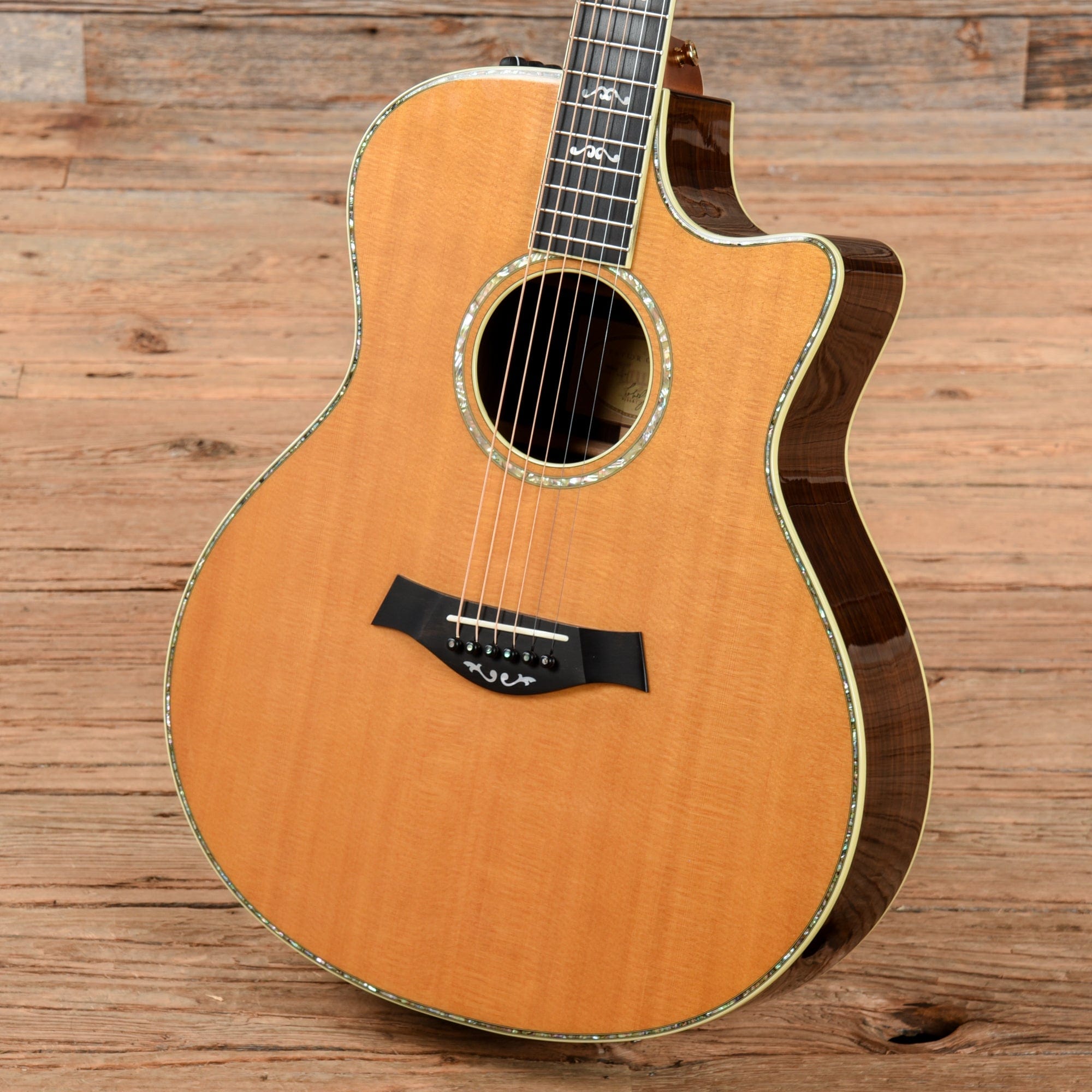 Taylor 916ce Natural 2010 – Chicago Music Exchange