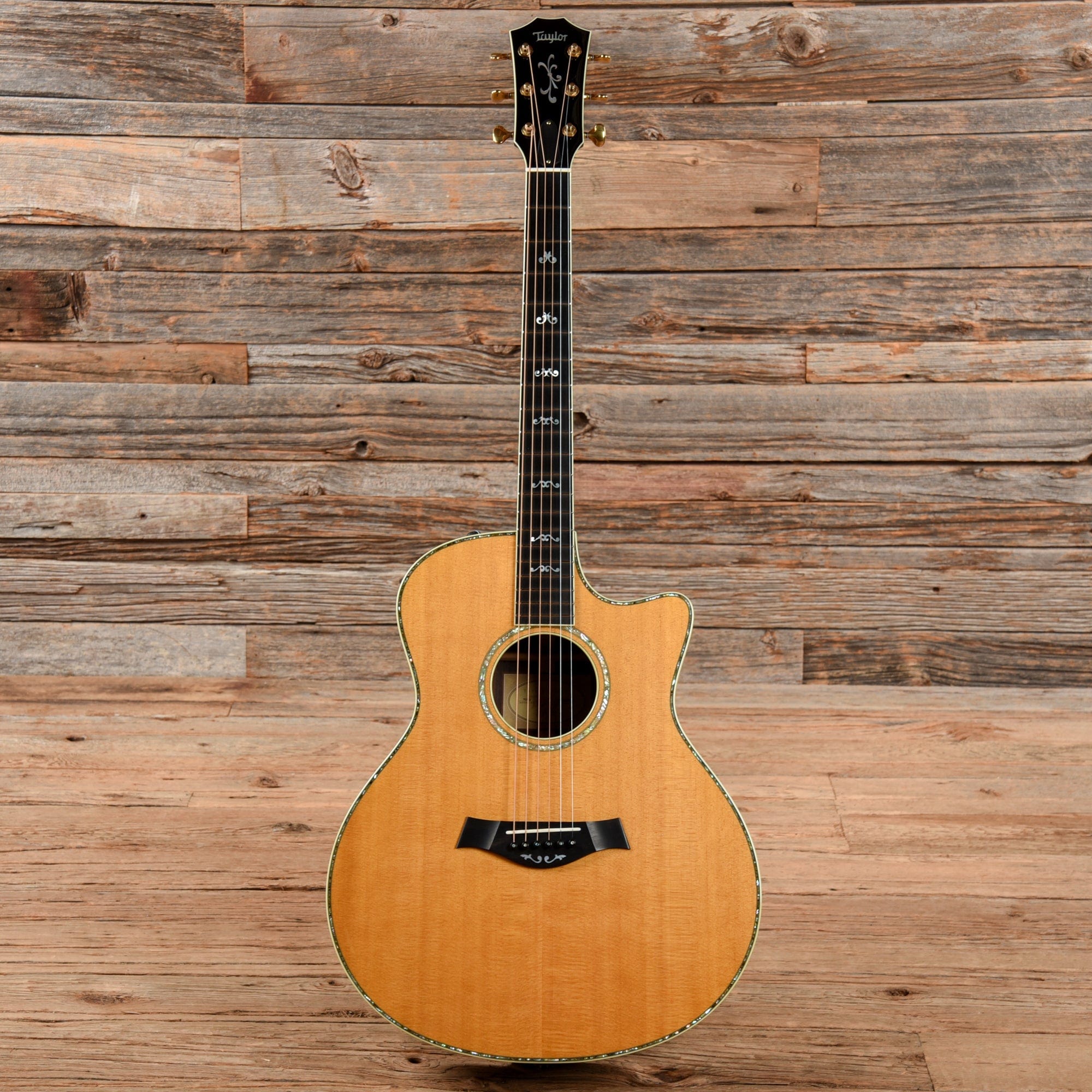Taylor 916ce Natural 2010 – Chicago Music Exchange