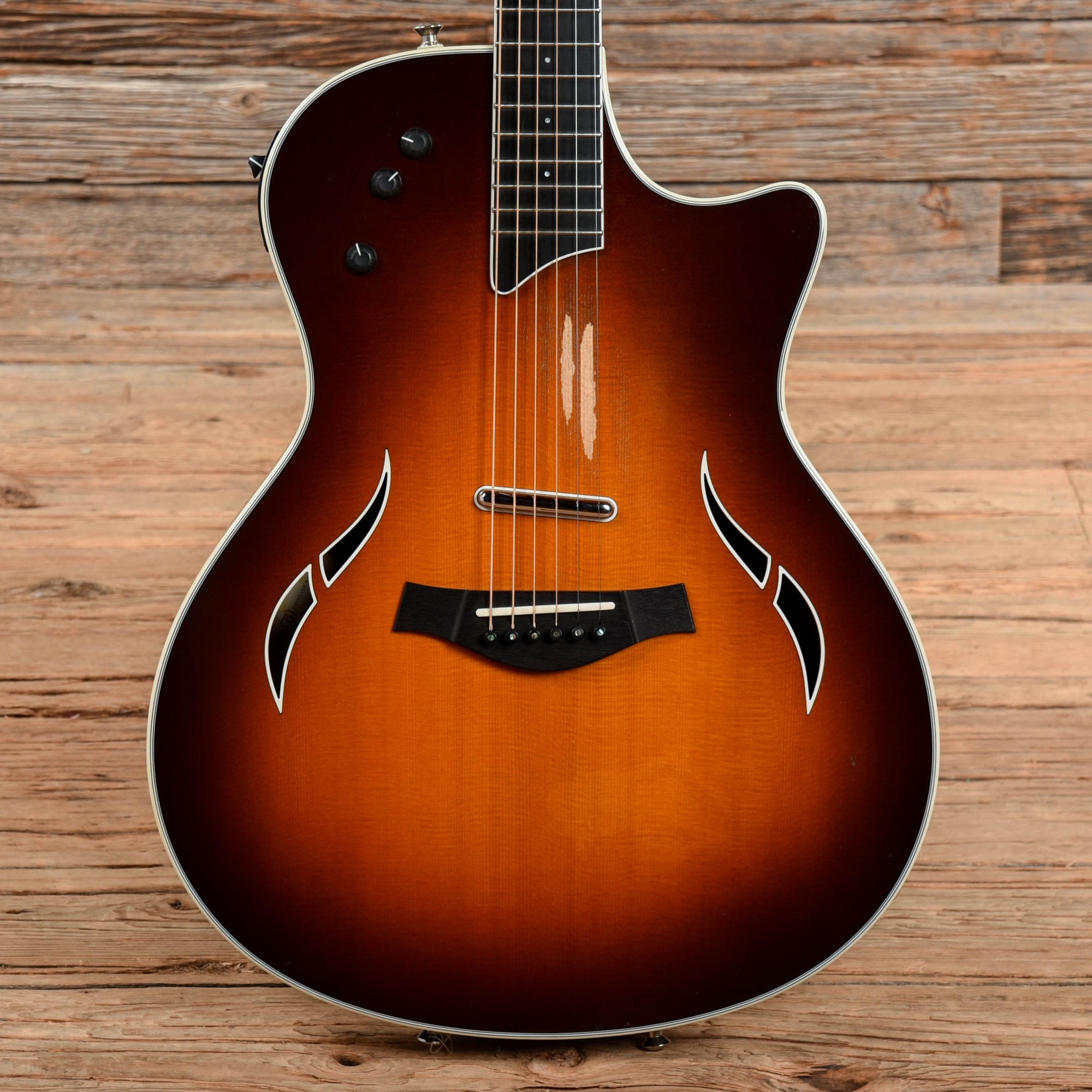 Taylor T5-S Standard Spruce Sunburst 2005 – Chicago Music Exchange
